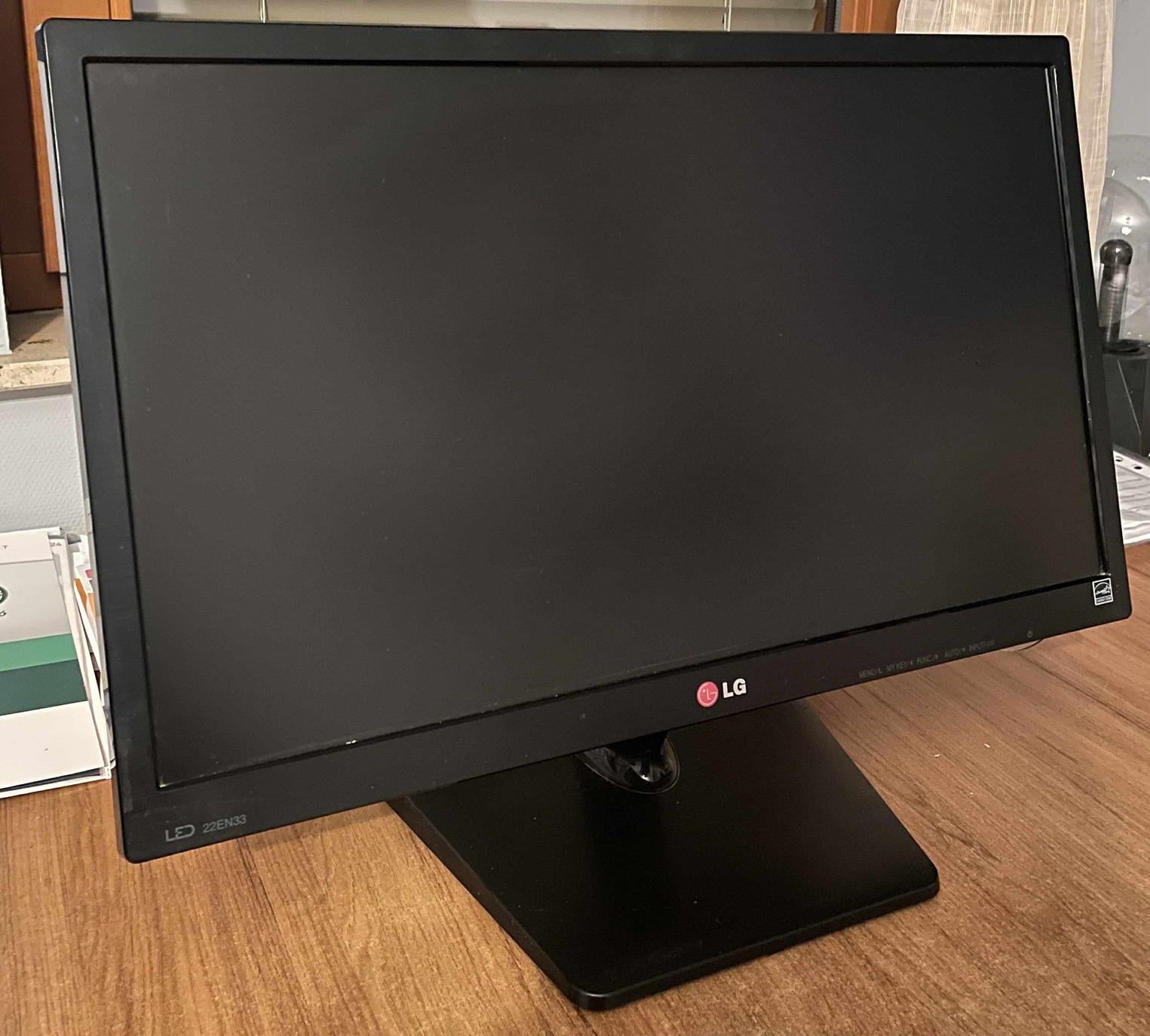 2db Monitor, Gépház - HardverApró