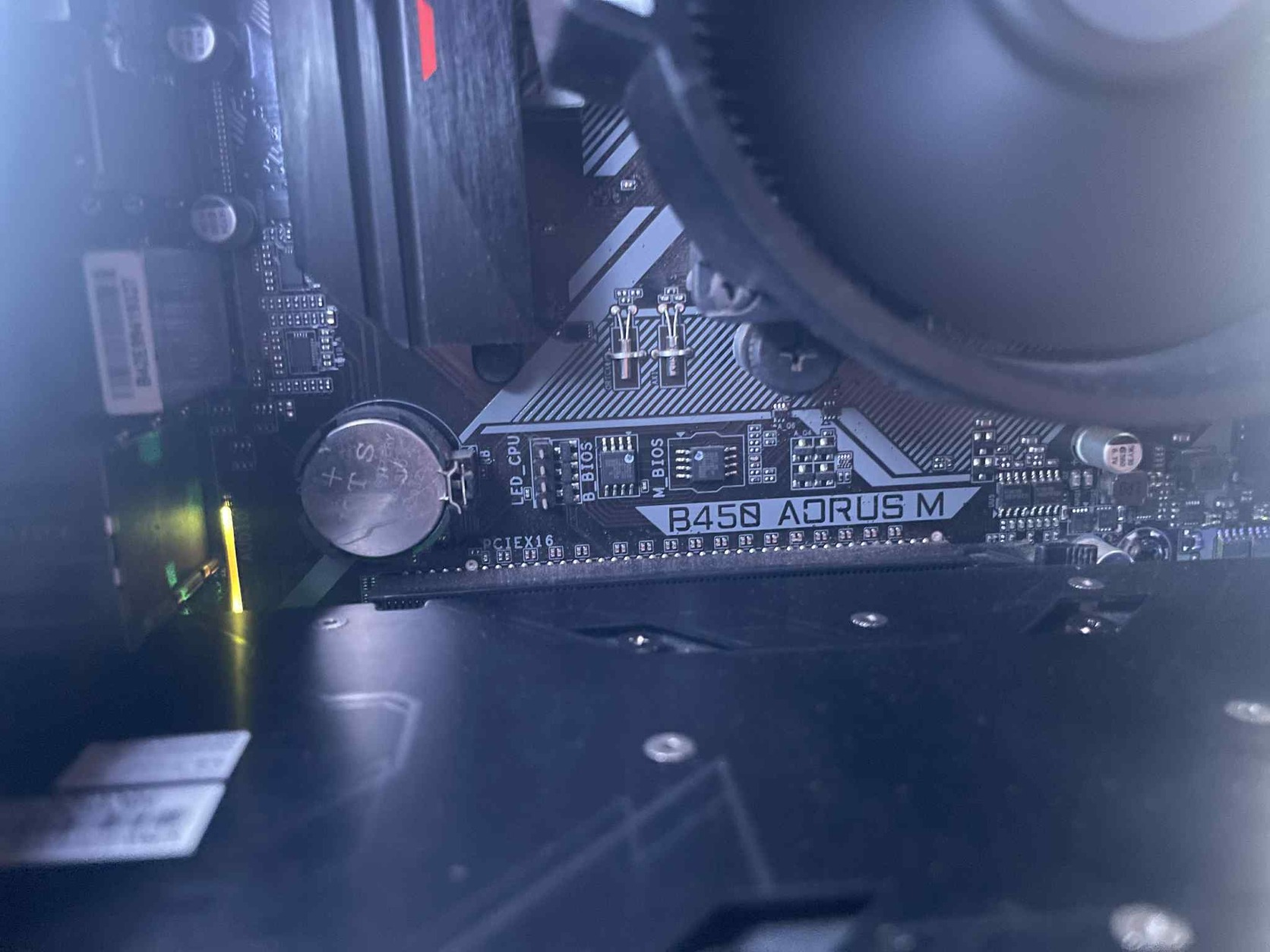 Eladó AMD Ryzen 5 2600X + Gigabyte B450 Aorus M + G.Skill Trident Z Neo ...
