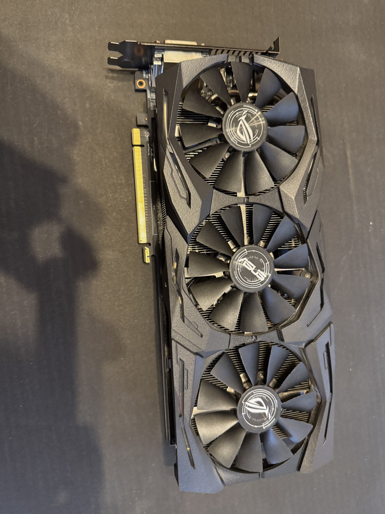 ASUS Rog Strix RX 590 8Gb - HardverApró