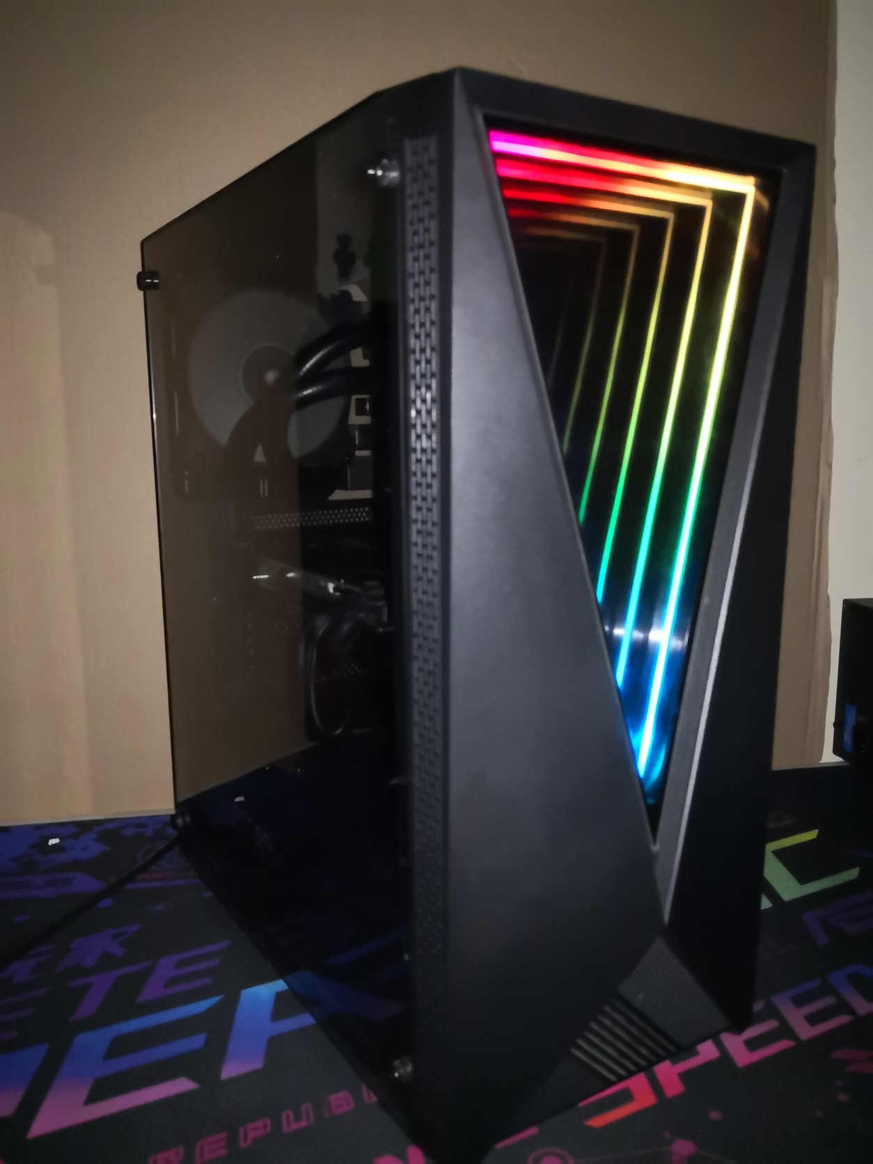 Dark Knight PC - MPG Z490, i5 10400f, 16Gb, RTX 2070 Super, 512Gb M2 ...