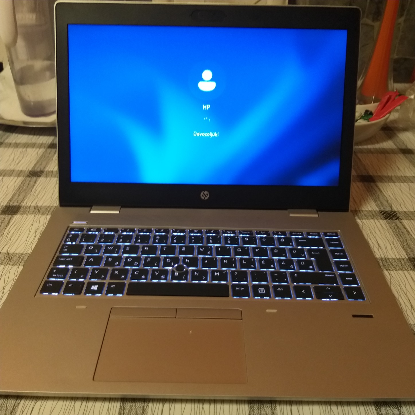 Hp 640 G4 i5 processzor 8 gb ddr4 memória 256 NVME ssd világító magyar ...