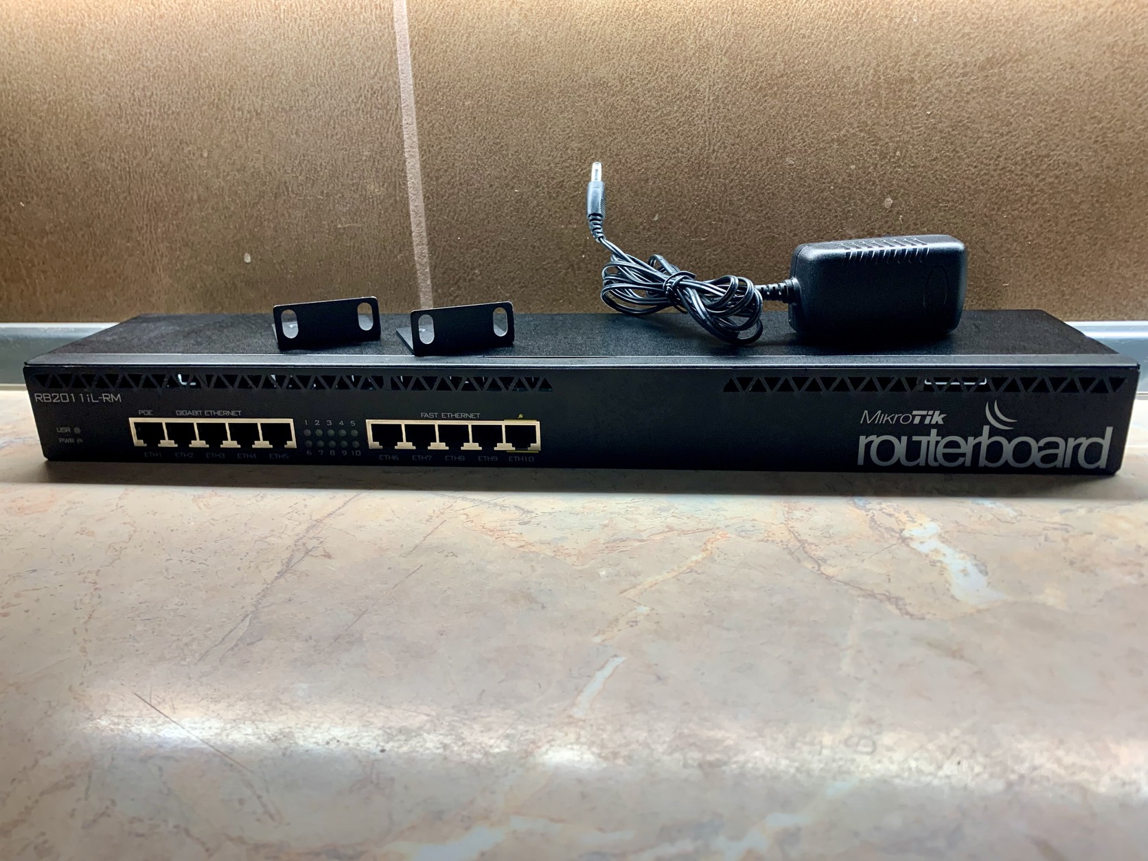 Mikrotik RB2011iL-RM router - HardverApró