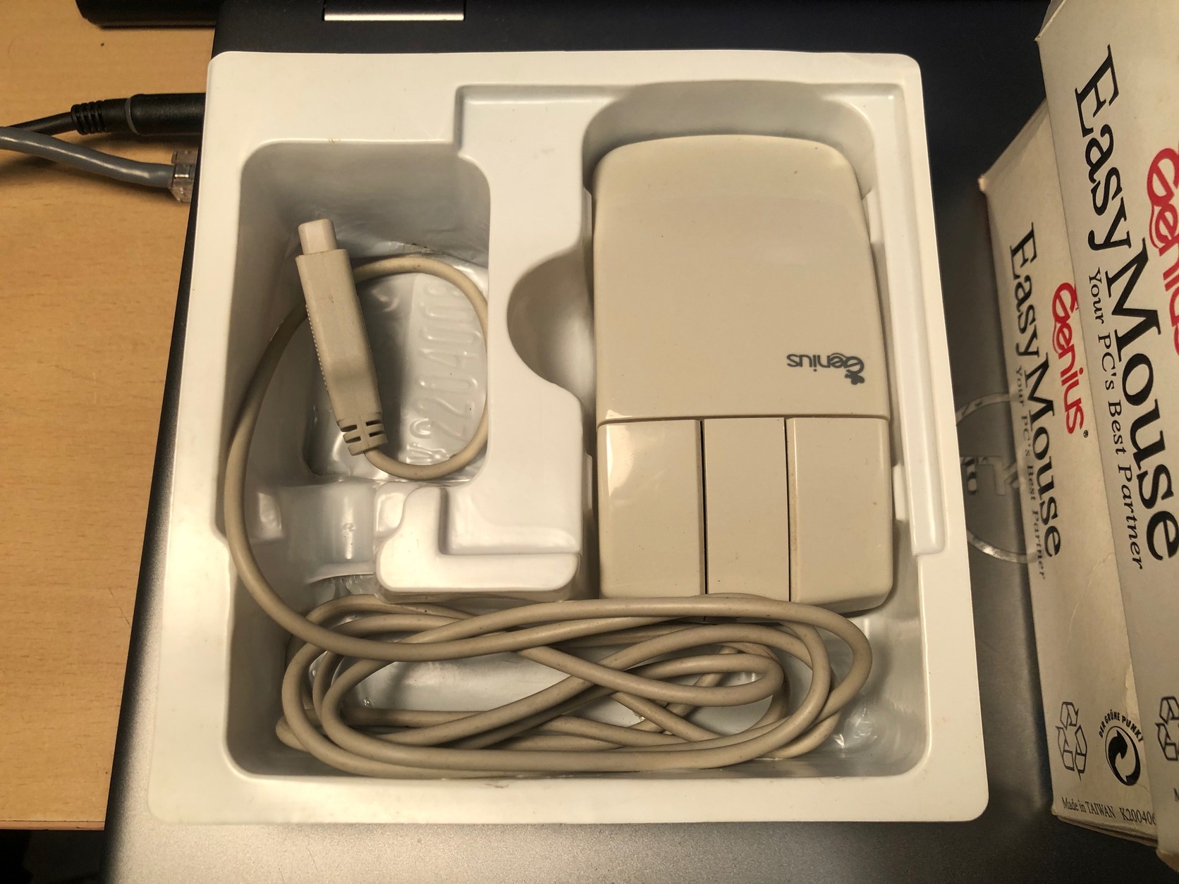 Genius Easy Mouse soros portos egér. Teljesen ÚJ, gyári dobozában. 2 db ...