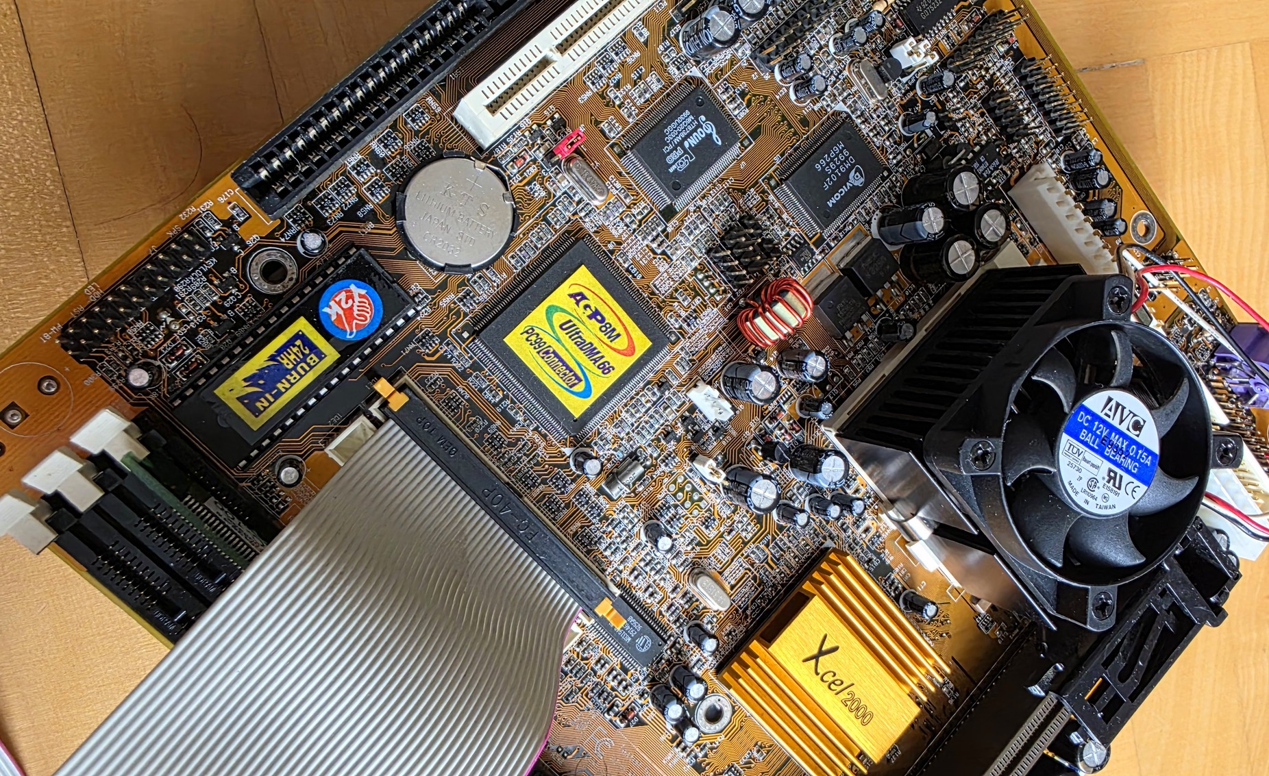 PCChips M748LMRT Slot1/S370 Hybrid Xcel 2000 - HardverApró