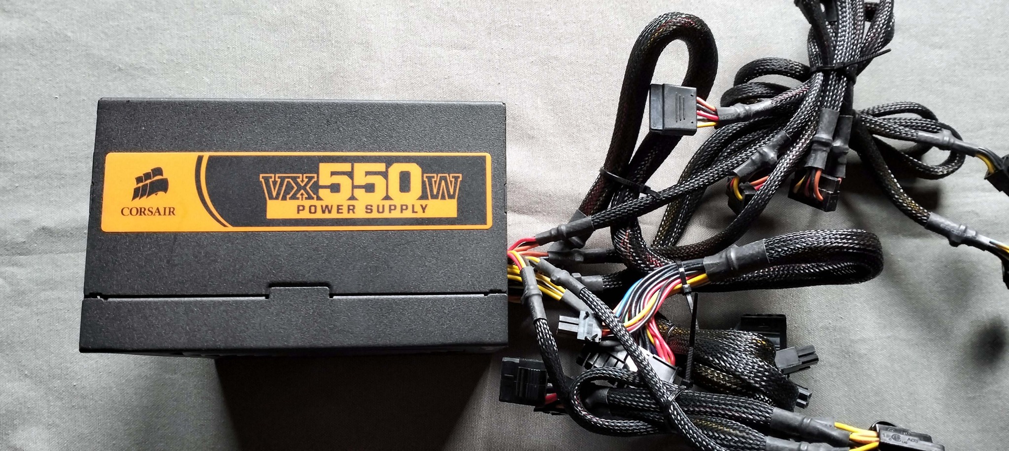 Corsair VX550 tápegység - HardverApró