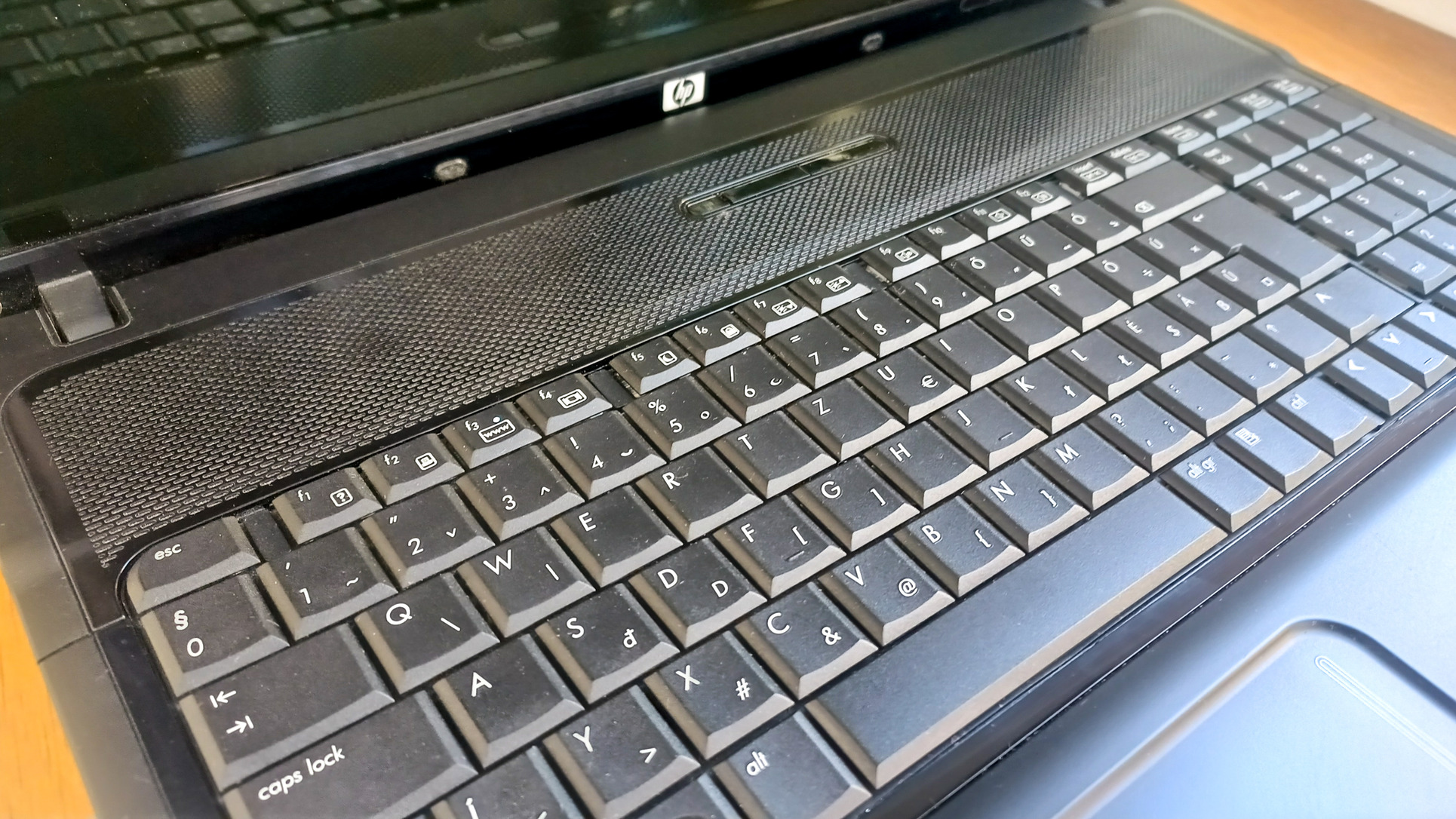HP Compaq 6830s / 17" / Core 2 Duo T5670 / 2 GB / 250 GB SSD / Ati ...