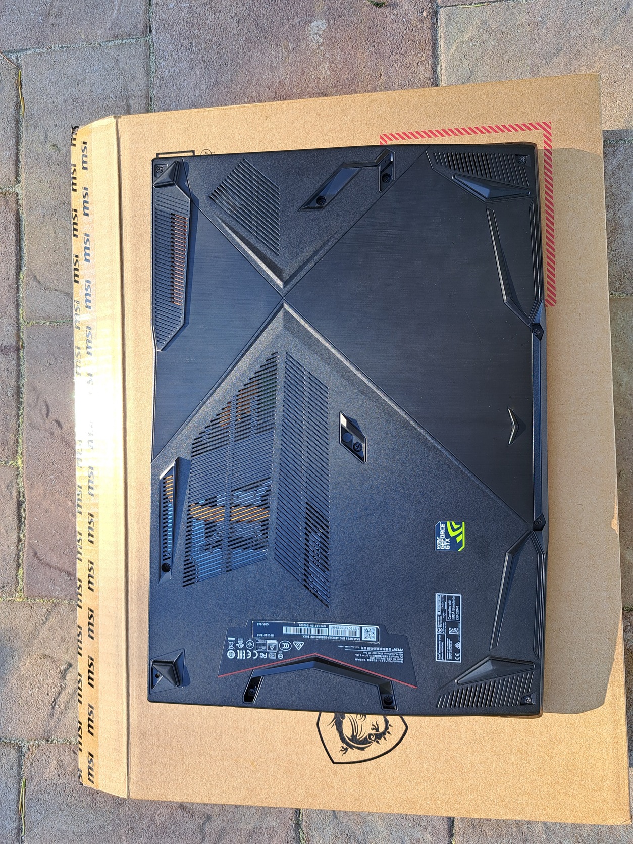 MSI GF63 8RC // Intel Core i5 8300H, 15,6", 1920 1080, 16 GB RAM, NVIDIA GeForce GTX 1050 ...