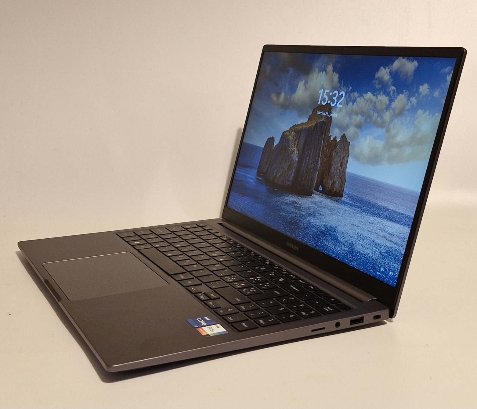 Samsung Galaxy Book4 Core i7 1335U 16GB RAM 512GB NVME SSD Magyar Vil ...