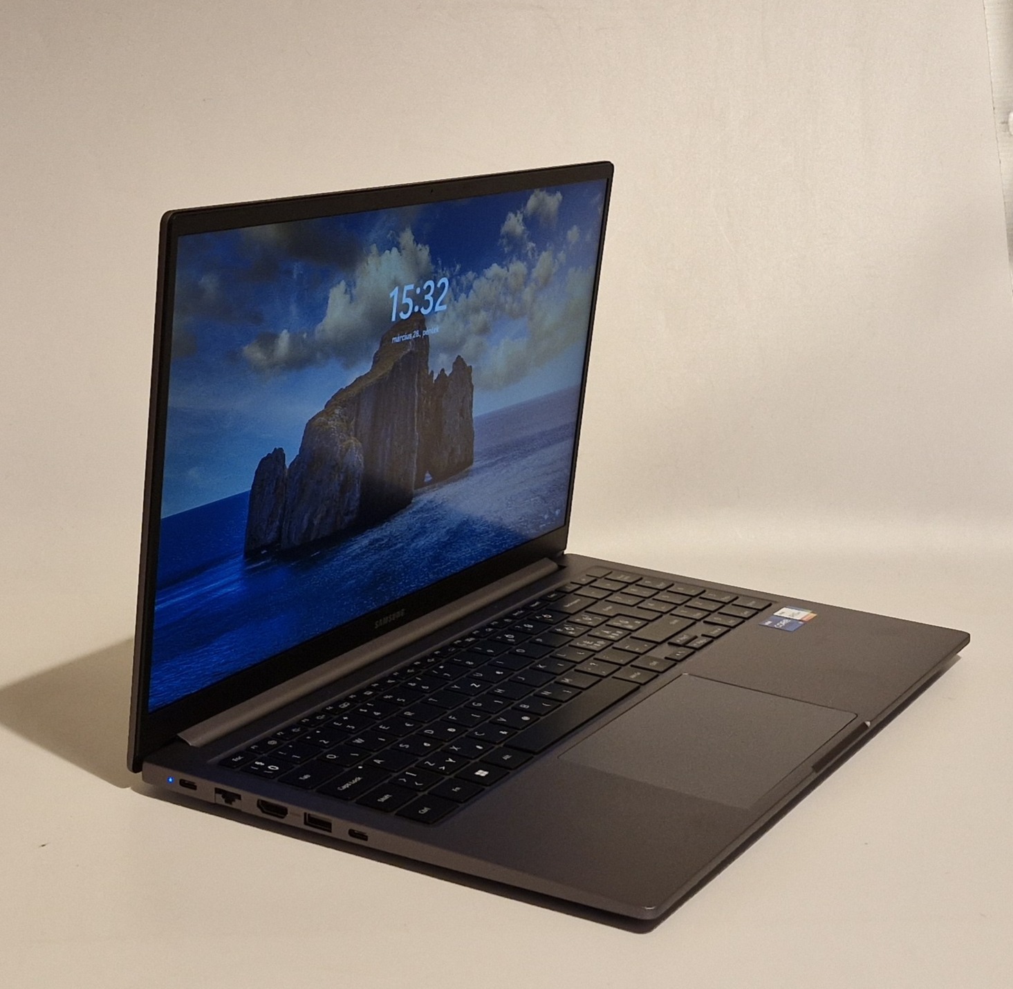 Samsung Galaxy Book4 Core i7 1335U 16GB RAM 512GB NVME SSD Magyar Vil ...