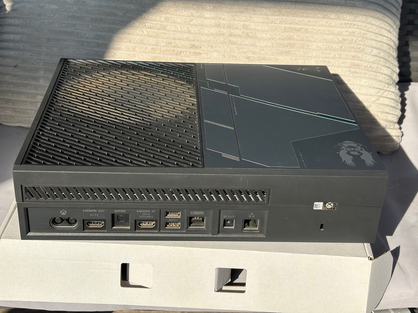 Xbox One 1TB Halo 5 Limited Edition - HardverApró