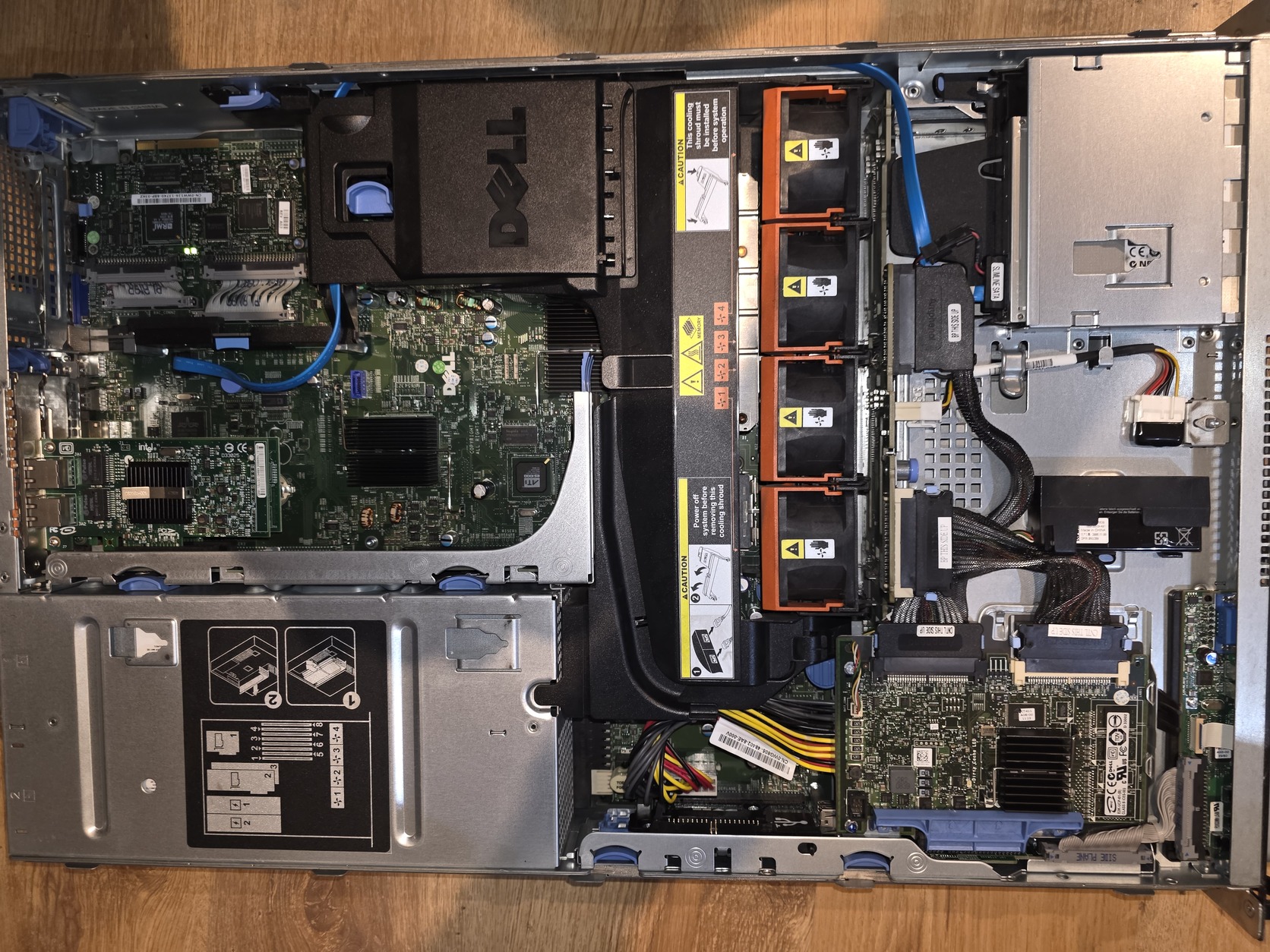 Dell Poweredge 2950 szerver eladó - HardverApró