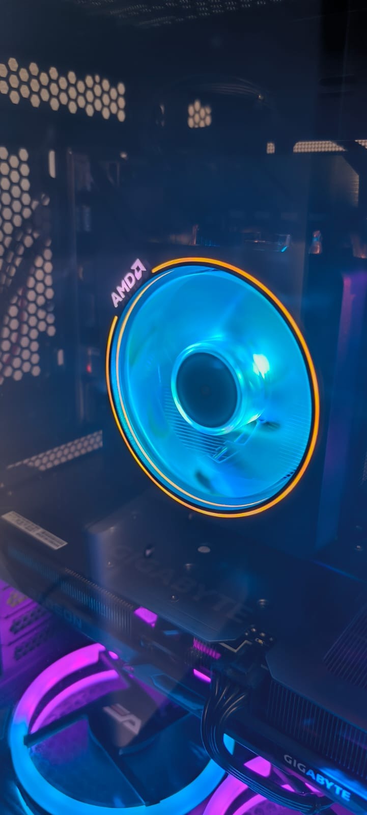 AMD Wraith Prism LED RGB Cooler! - HardverApró