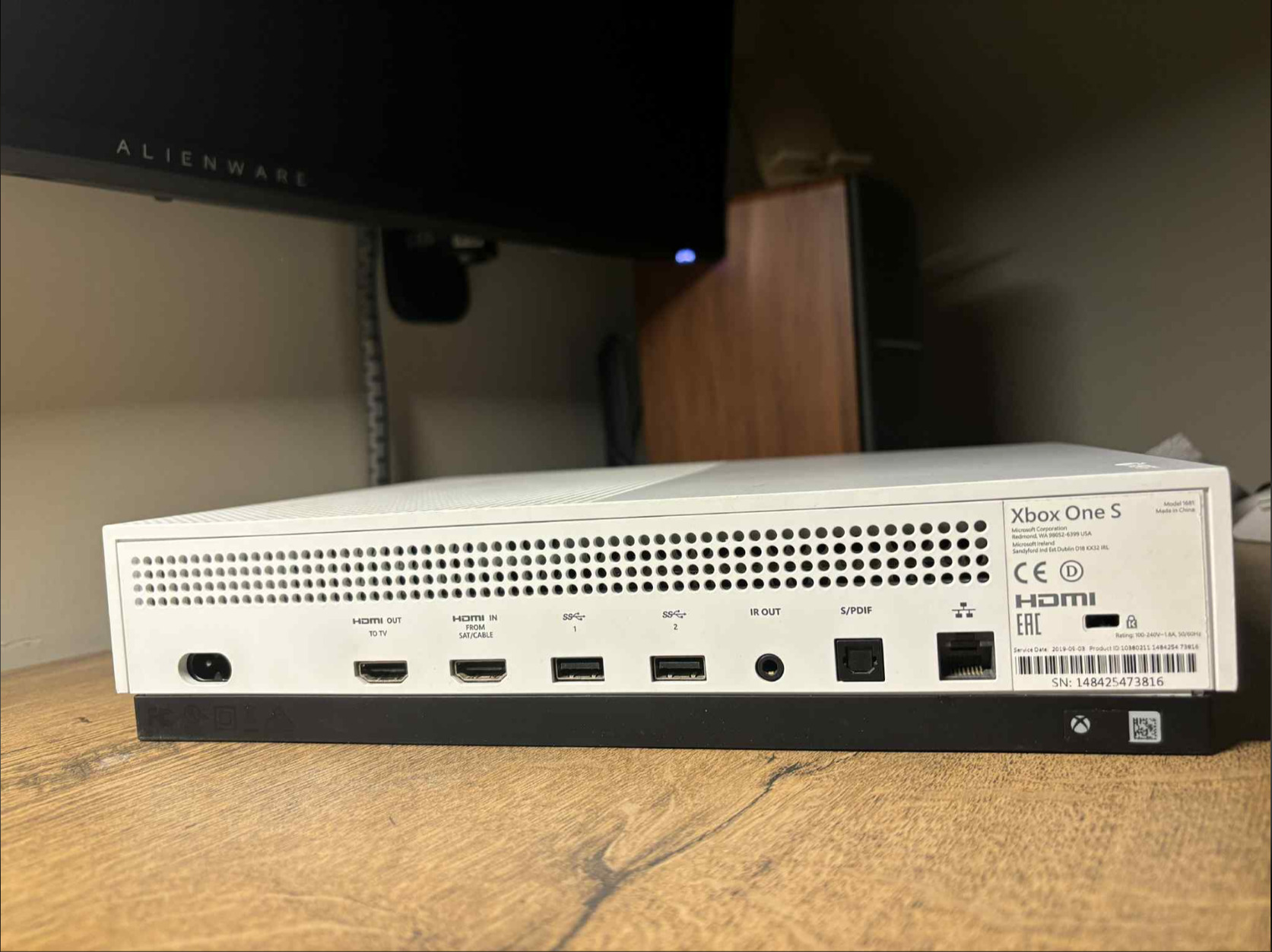 Eladó Xbox One S 500GB + kontroller + tartozékok! - HardverApró