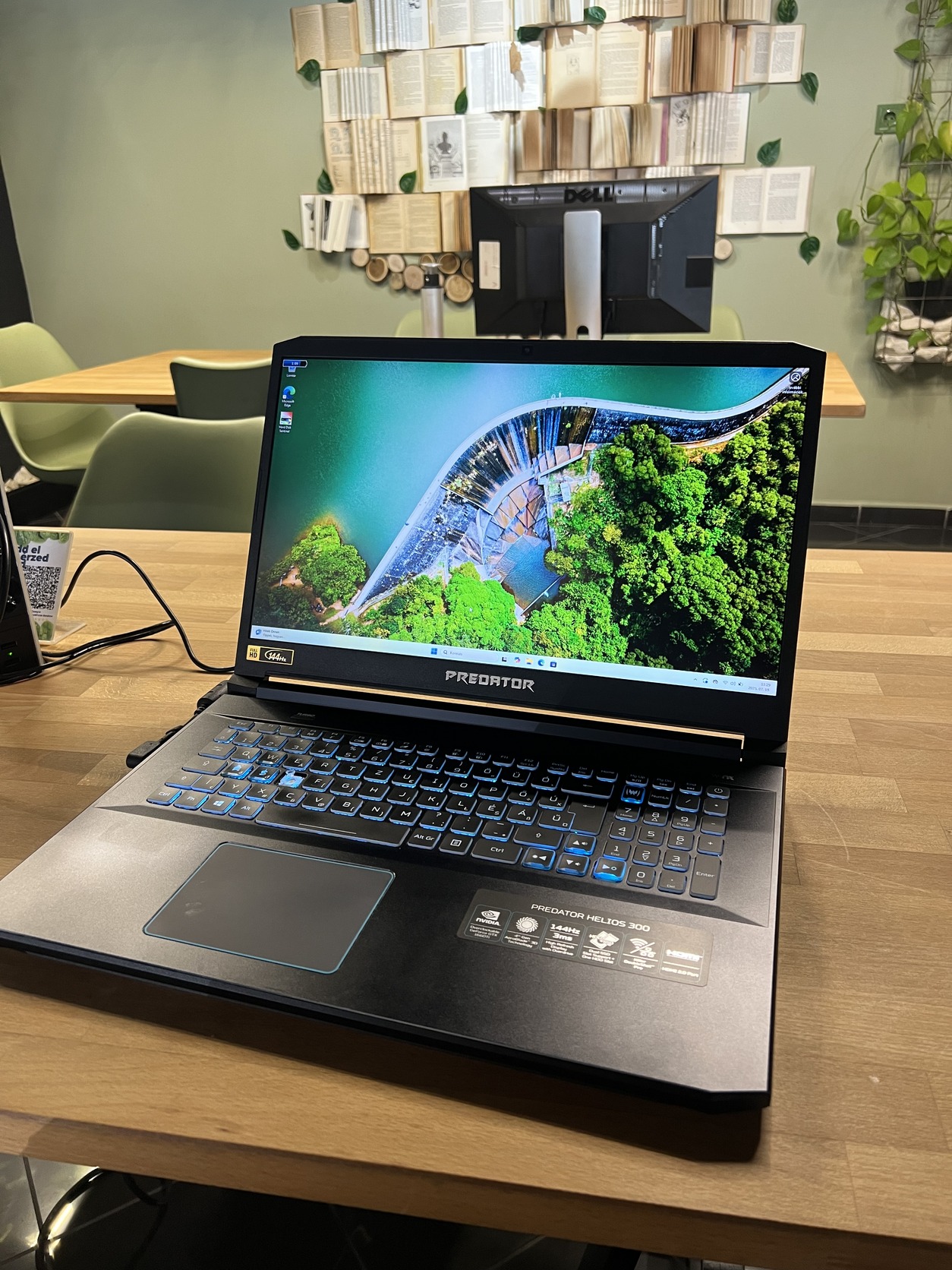 Acer Predator Helios 300 17" GTX 1660 Ti - HardverApró