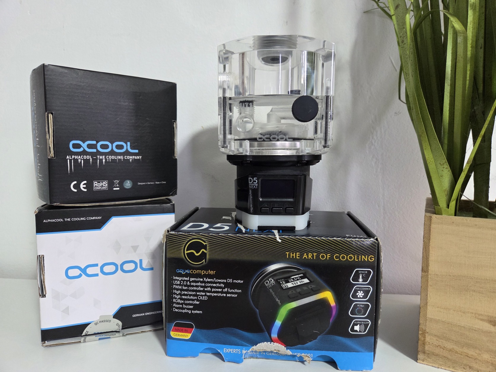 Aquacomputer D5 Next RGB pumpa + Alphacool Eisdecke TOP / Tartály ...