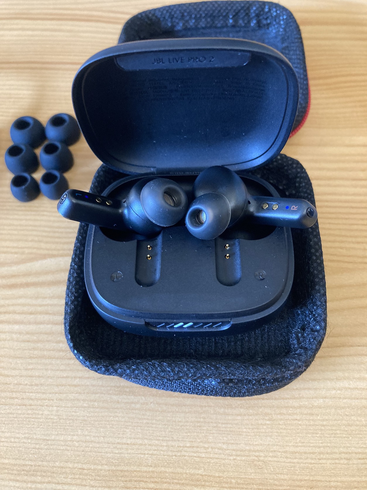 Eredeti JBL Live Pro 2 bluetooth fülhallgató - HardverApró