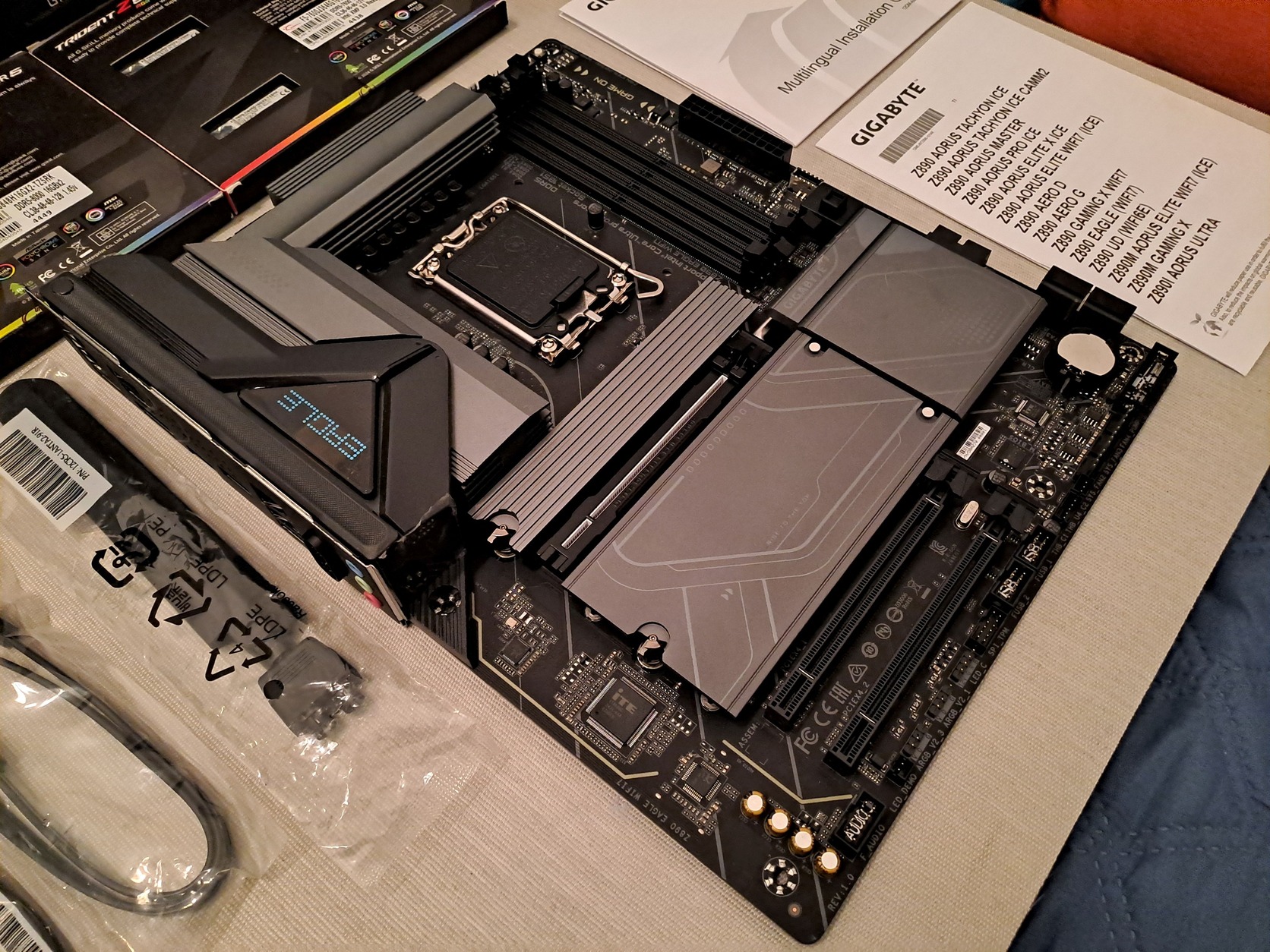 Új GIGABYTE Z890 EAGLE WIFI7, új Core Ultra 7 265KF, új G.SKILL 32GB ...