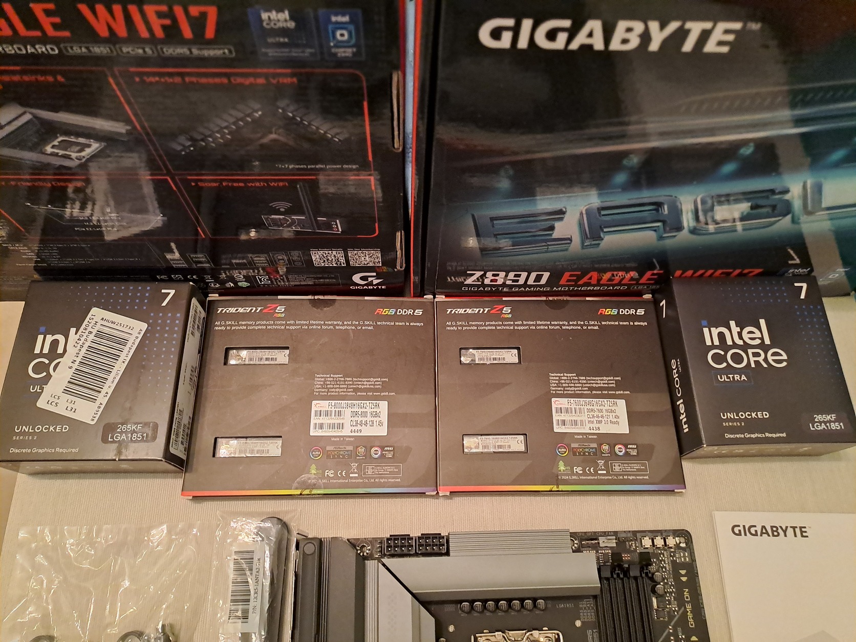 Új GIGABYTE Z890 EAGLE WIFI7, új Core Ultra 7 265KF, új G.SKILL 32GB ...