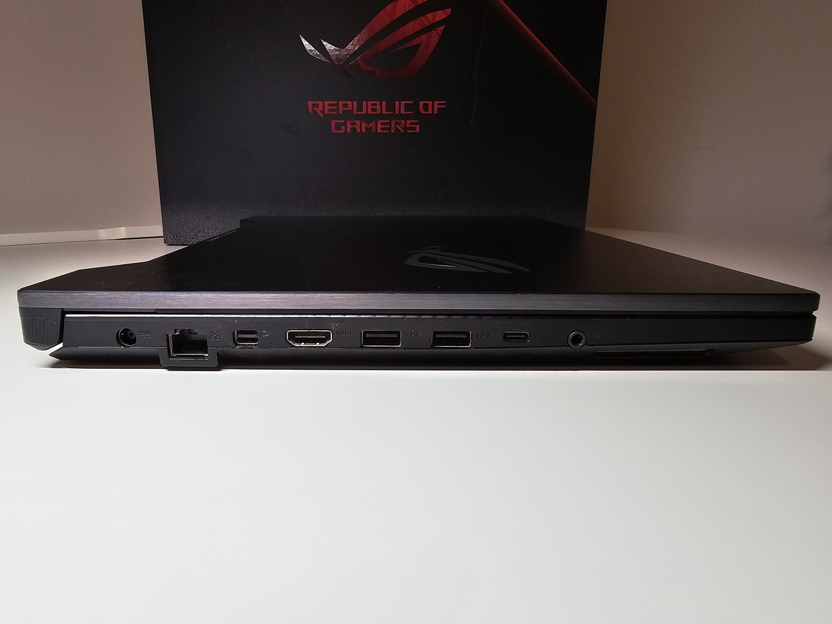 Asus ROG Strix GL504 SCAR II - i7-8750H, GTX1060 - HardverApró
