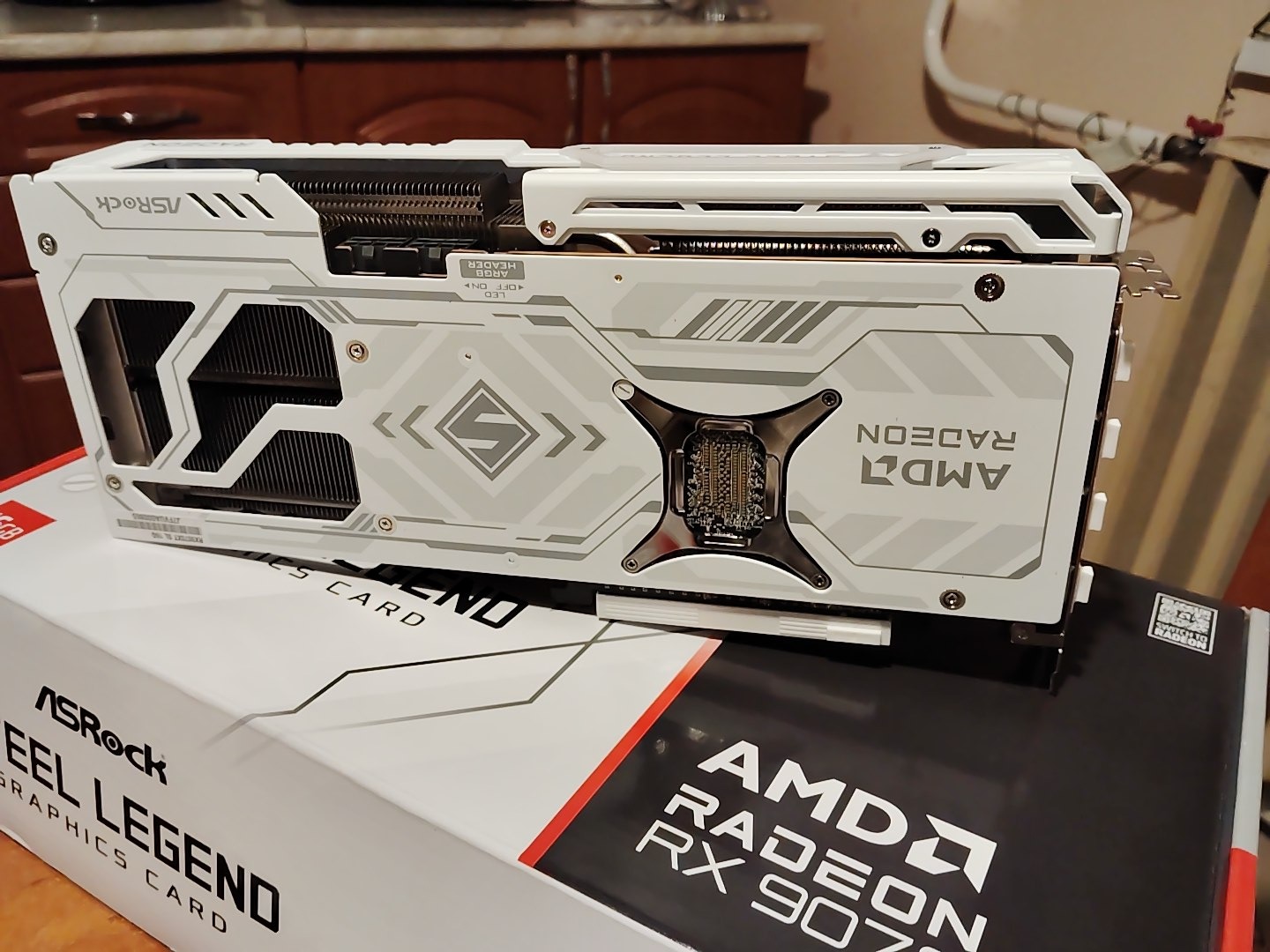 ASRock 9070xt 16gb Steel legend rgb garanciával - HardverApró