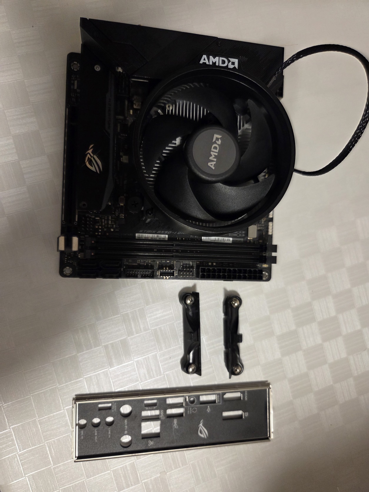Asus B550i Strix alaplap - HardverApró