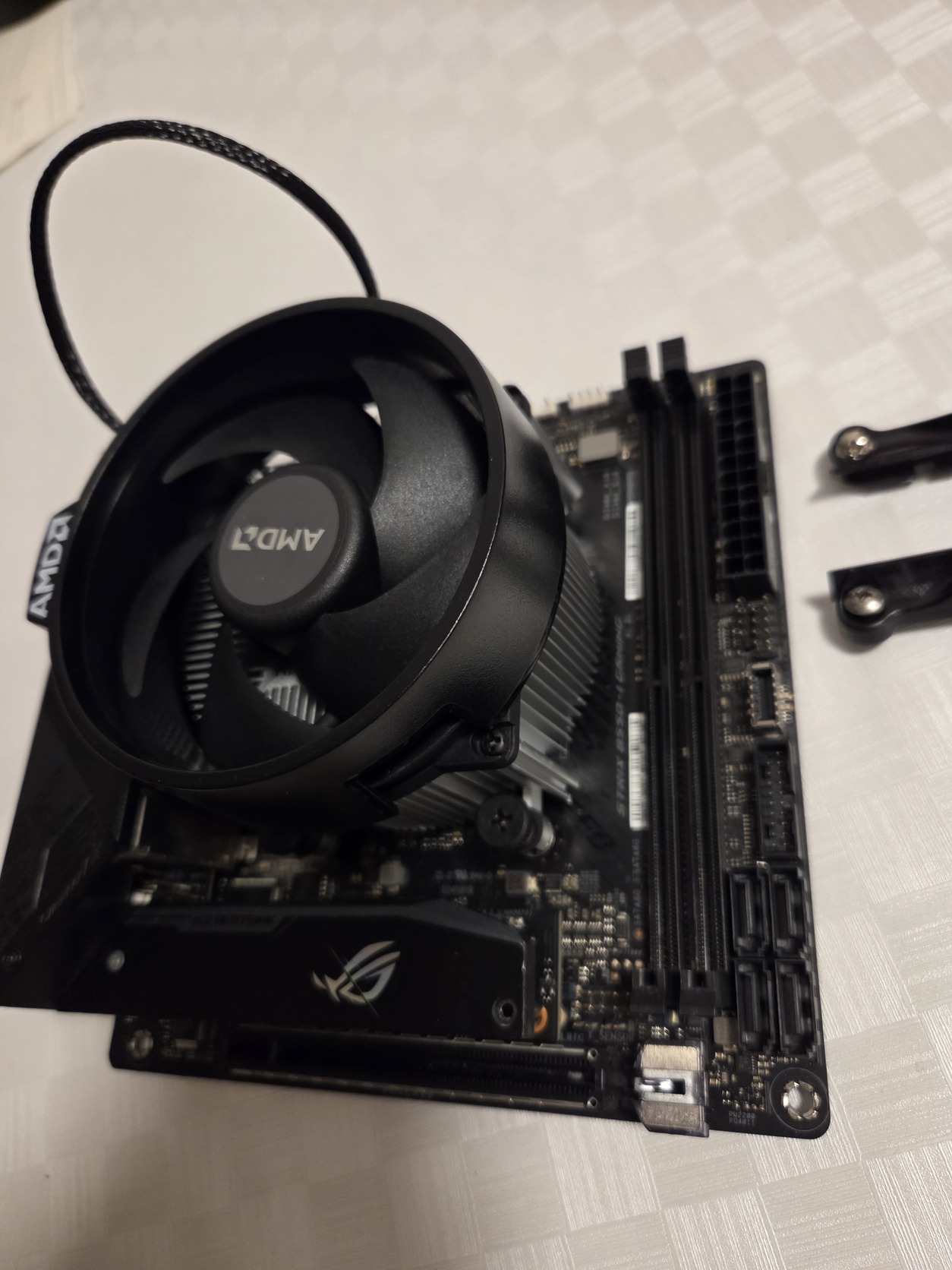Asus B550i Strix alaplap - HardverApró