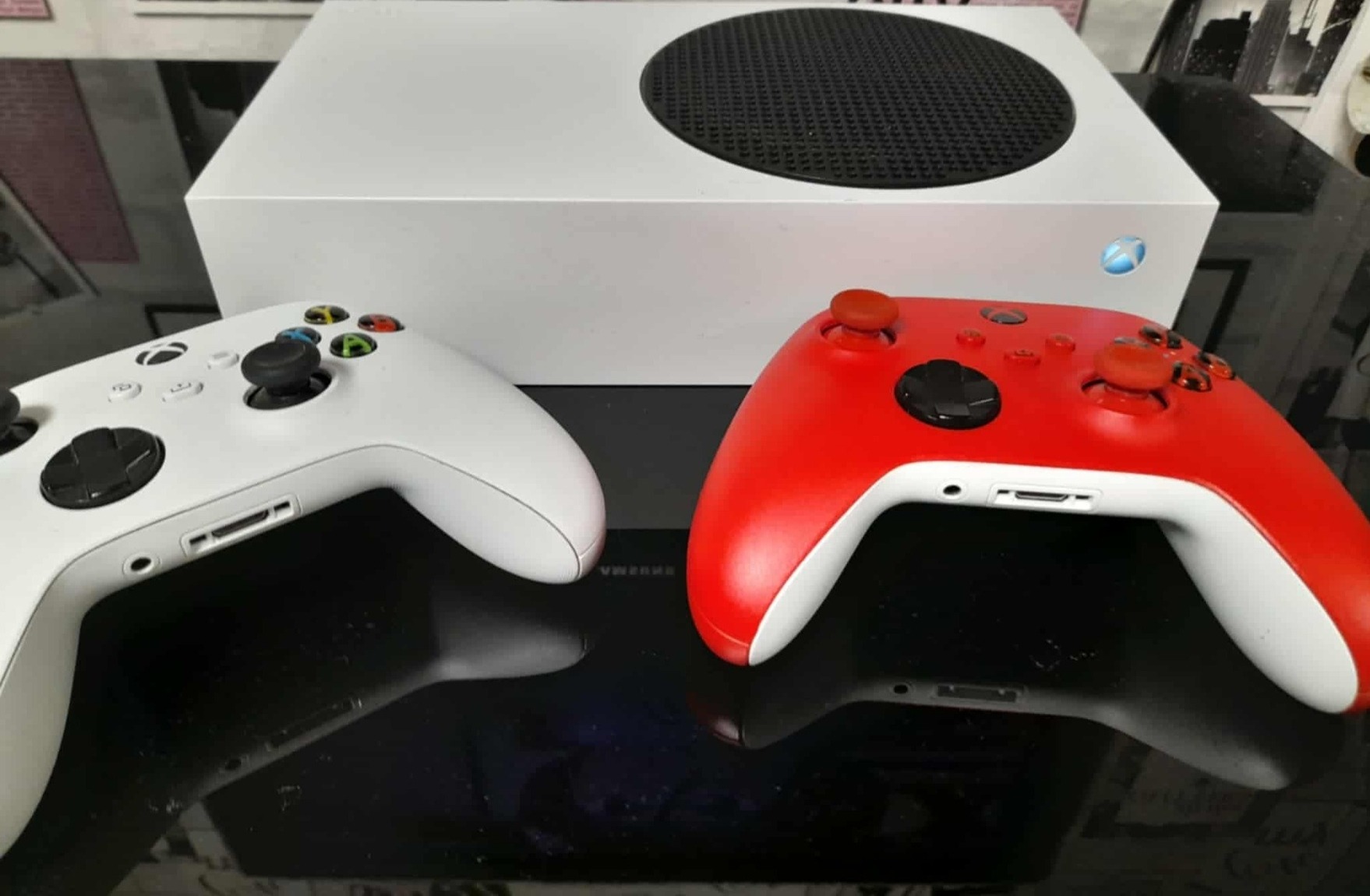 XBOX ONE Serial s 512gb Elkelt! - HardverApró