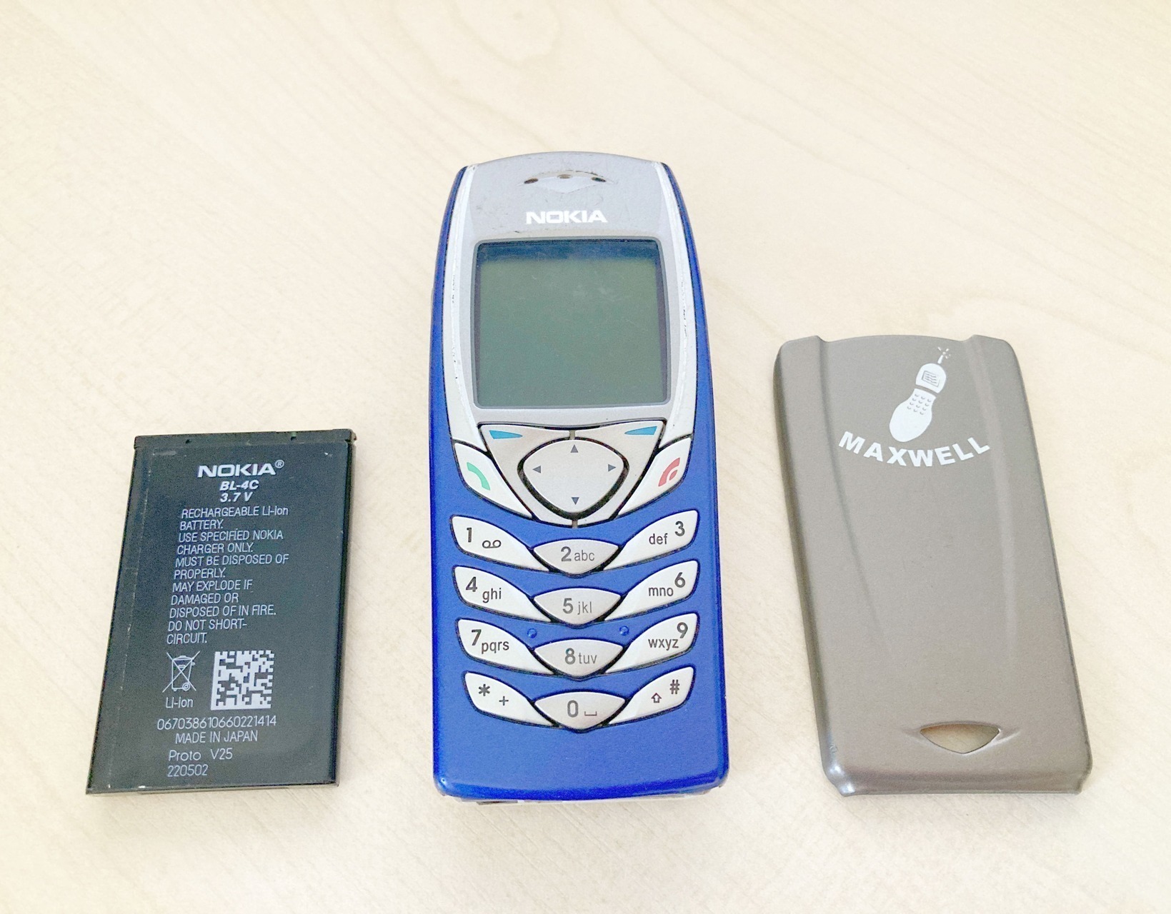 Nokia 6100 - Prototípus - Az akkumulátor is Proto - HardverApró