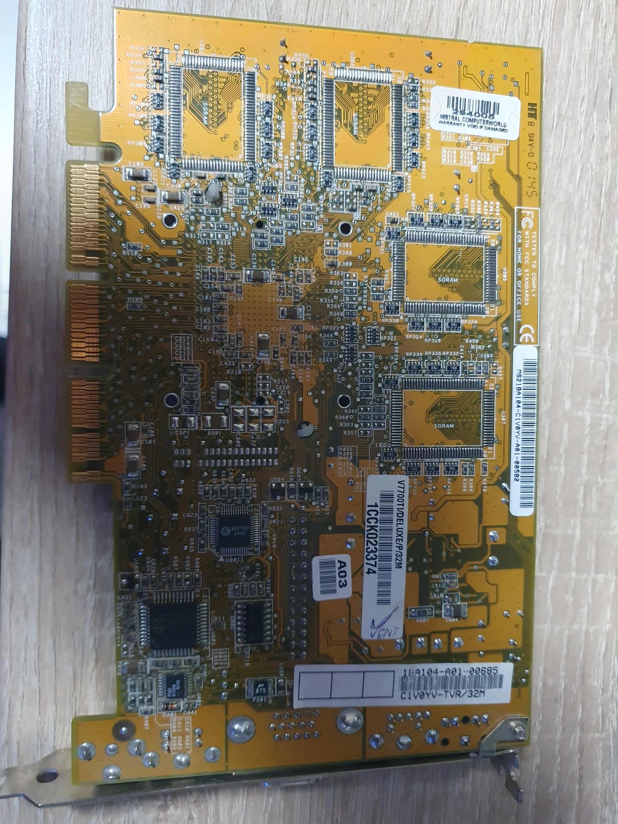 Asus Geforce 2 Titanium 32M (V7700TI/32M) - HardverApró