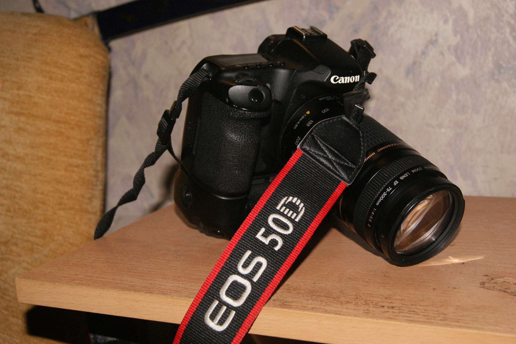 Canon EOS 50D fotós szett 2 obival portré markolattal 4 akkuval ...