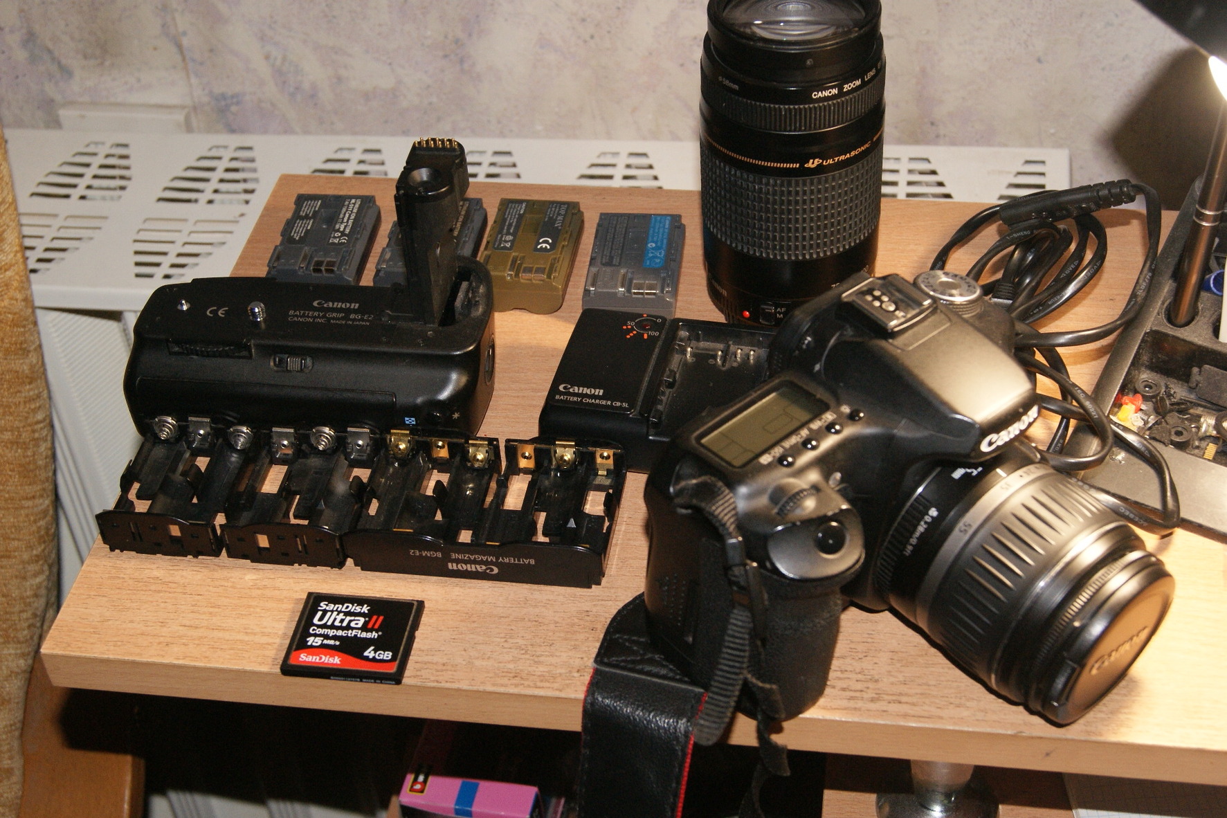 Canon EOS 50D fotós szett 2 obival portré markolattal 4 akkuval ...