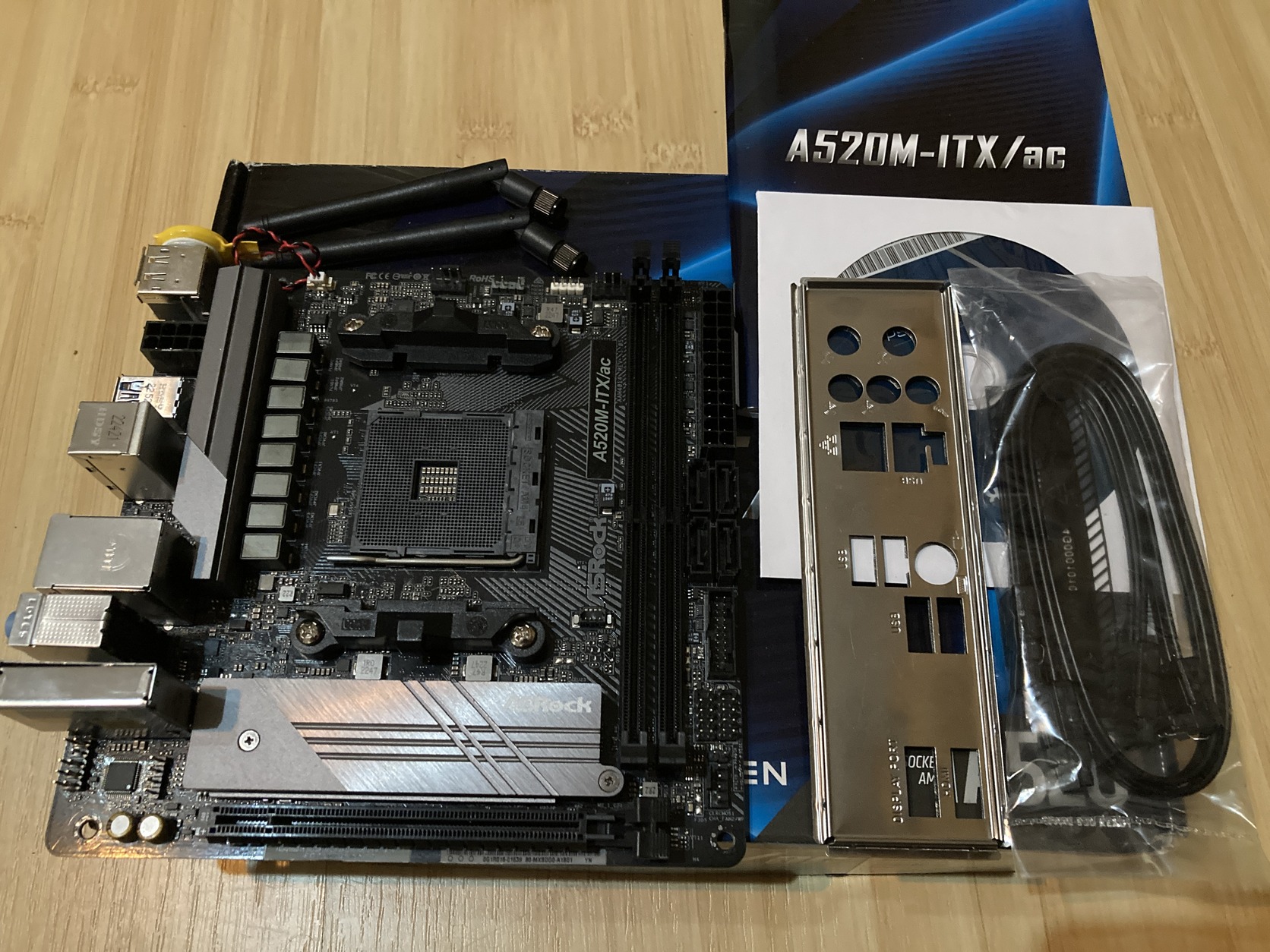 ASRock A520M-ITX/AC - HardverApró