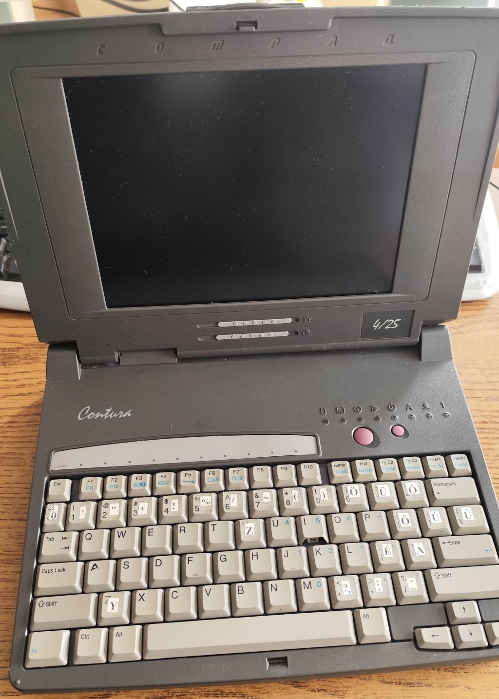 Pusztulat 486-os laptop keresi új gazdáját - HardverApró