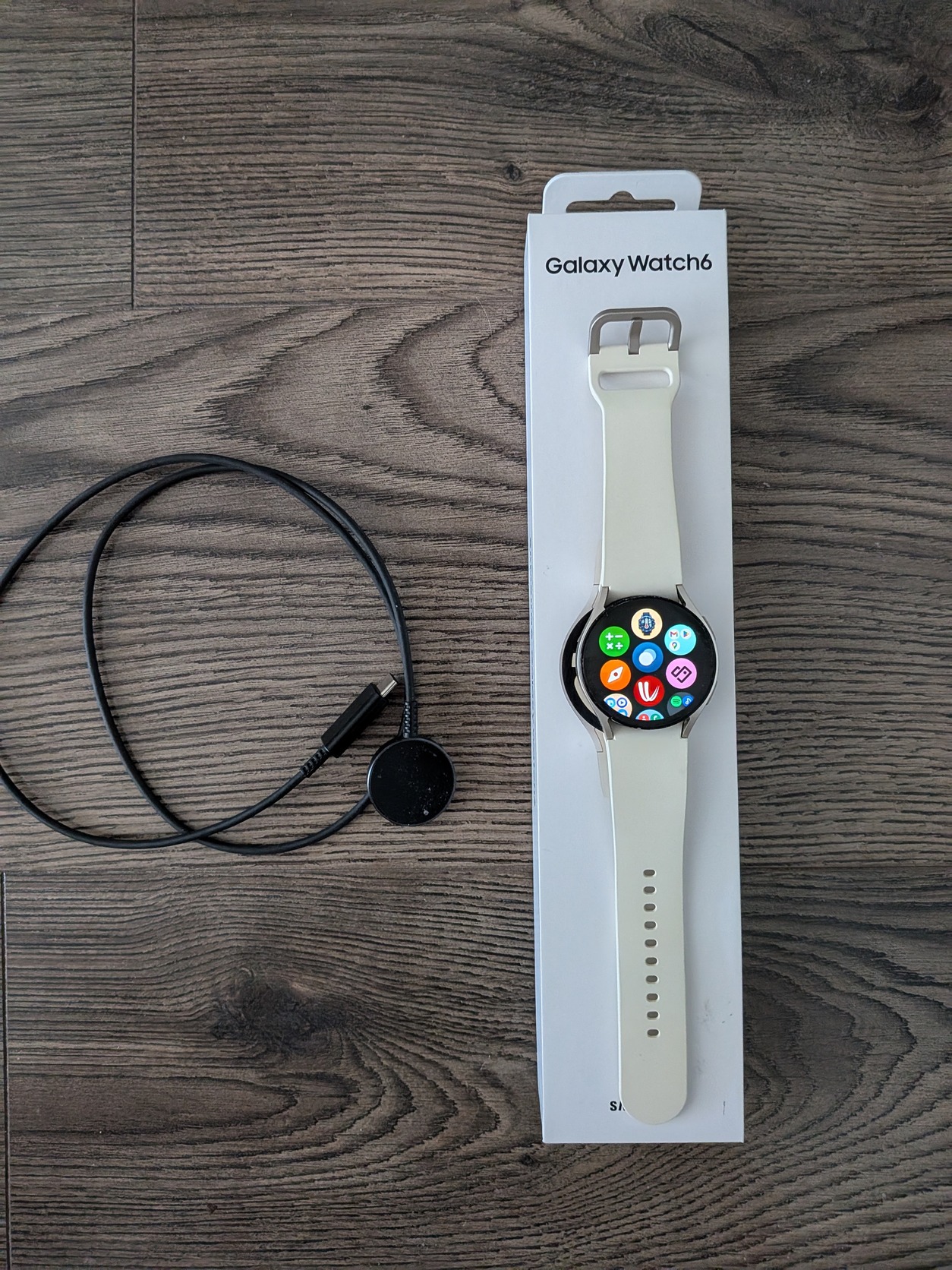 Samsung Galaxy Watch 6 (40mm BT) okosóra, bézs - HardverApró
