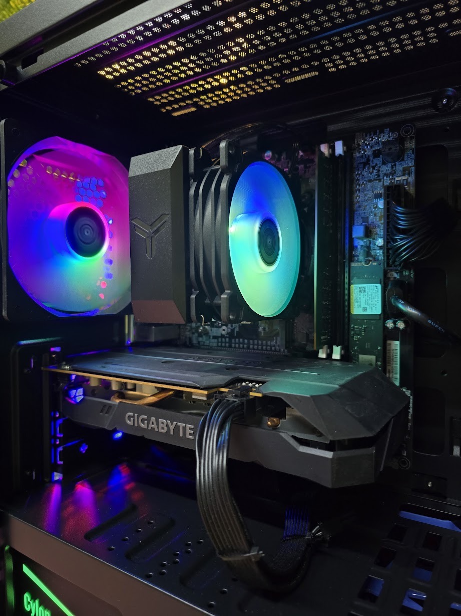 Asztali PC , i5 8400 , RTX 2060 , 16GB DDR4 , 512GB NVME - HardverApró