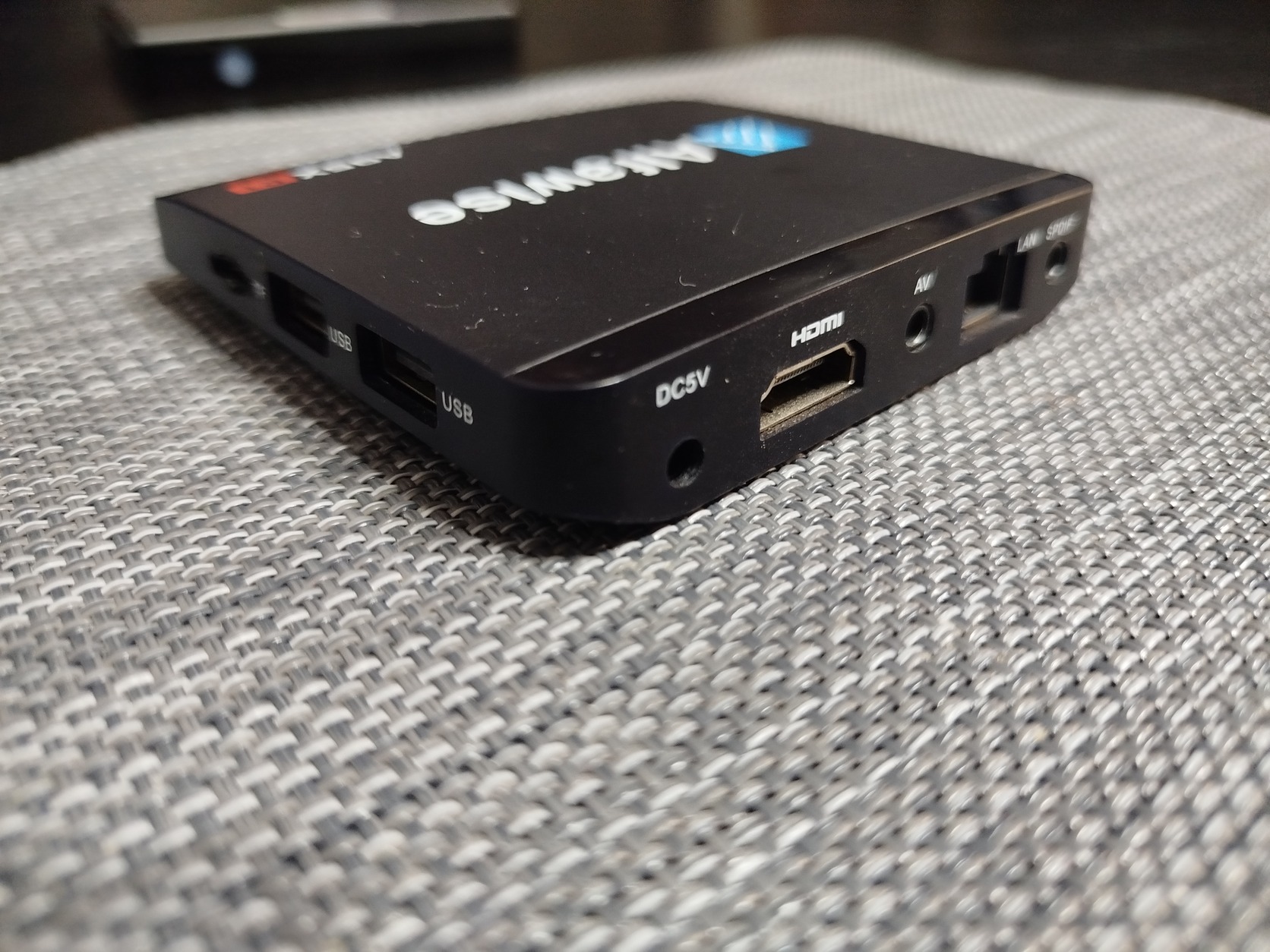 Alfawise A95X R1 Android TV Box (4K, Streaming, Kodi) - HardverApró