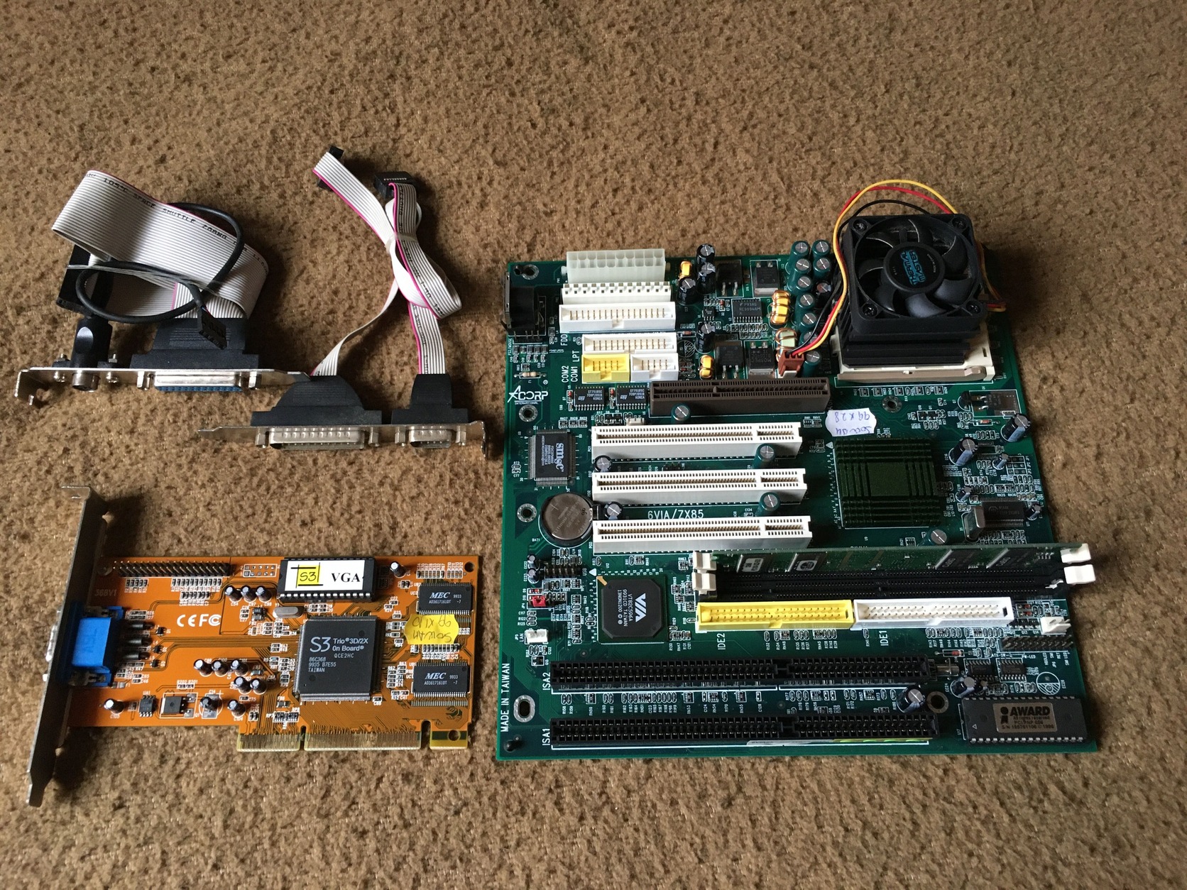 Acorp 6VIA/ZX85 AT Ver:1.3 alaplap + Proci + Cpu venti + Ram + VGA ...
