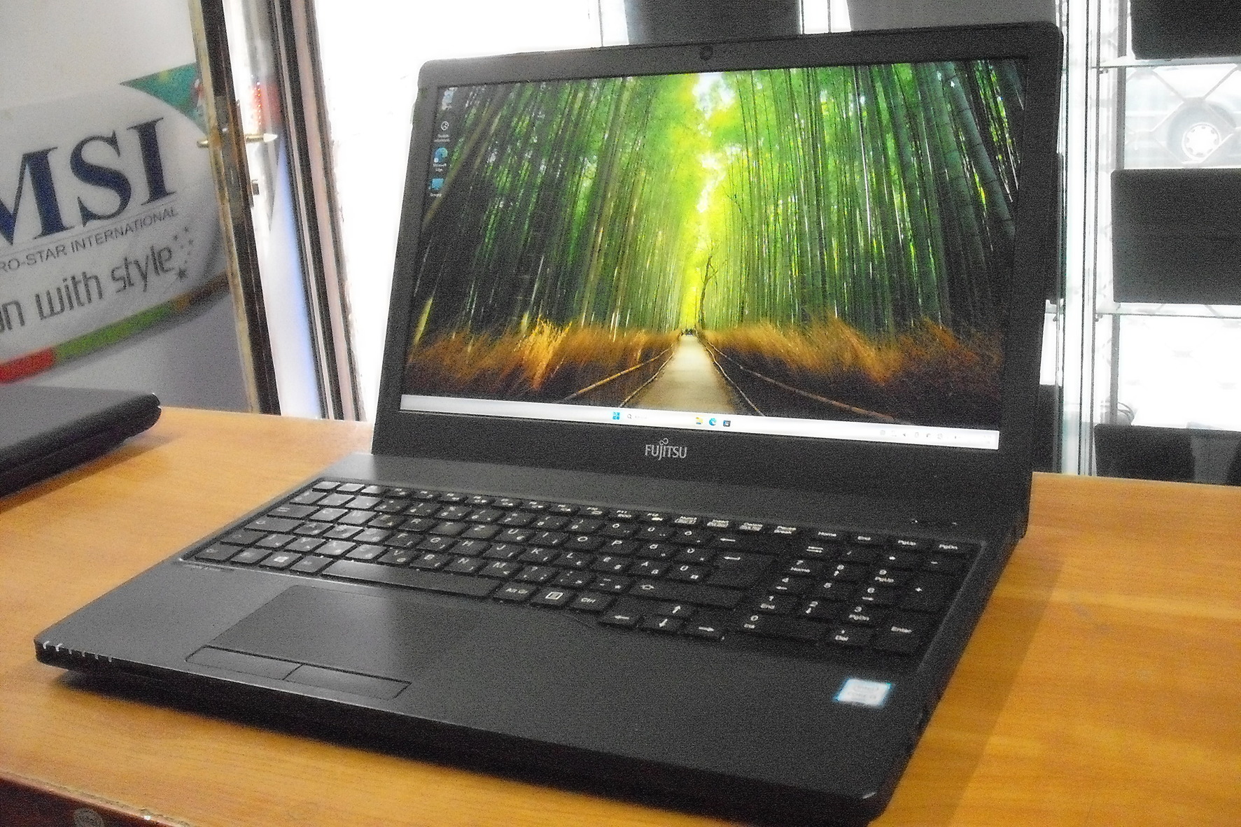 Fujitsu Lifebook A357 (i3 6th, 8 GB 250 GB FHD) laptop leárazás ...
