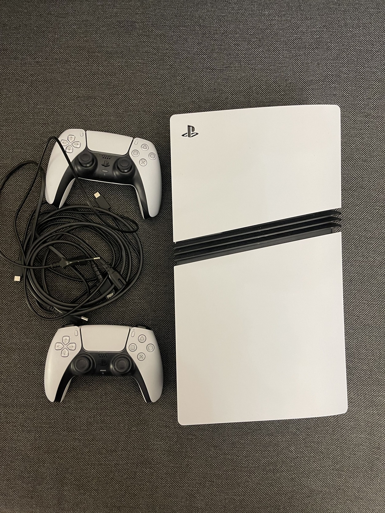PlayStation 5 Pro 2TB 2 kontroller alig használt - HardverApró