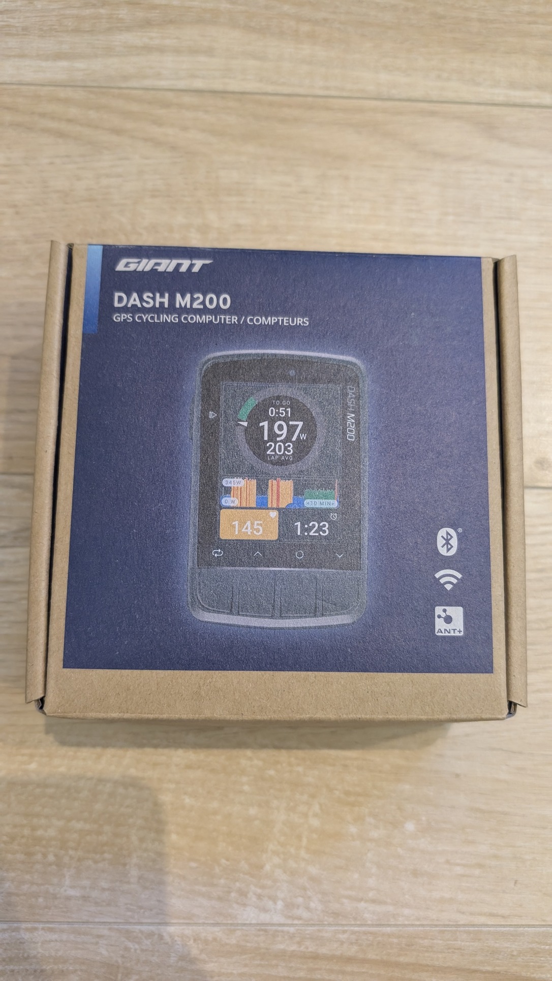Giant Stages Dash M200 GPS 2,2" kijelzős kompakt navigáció - HardverApró