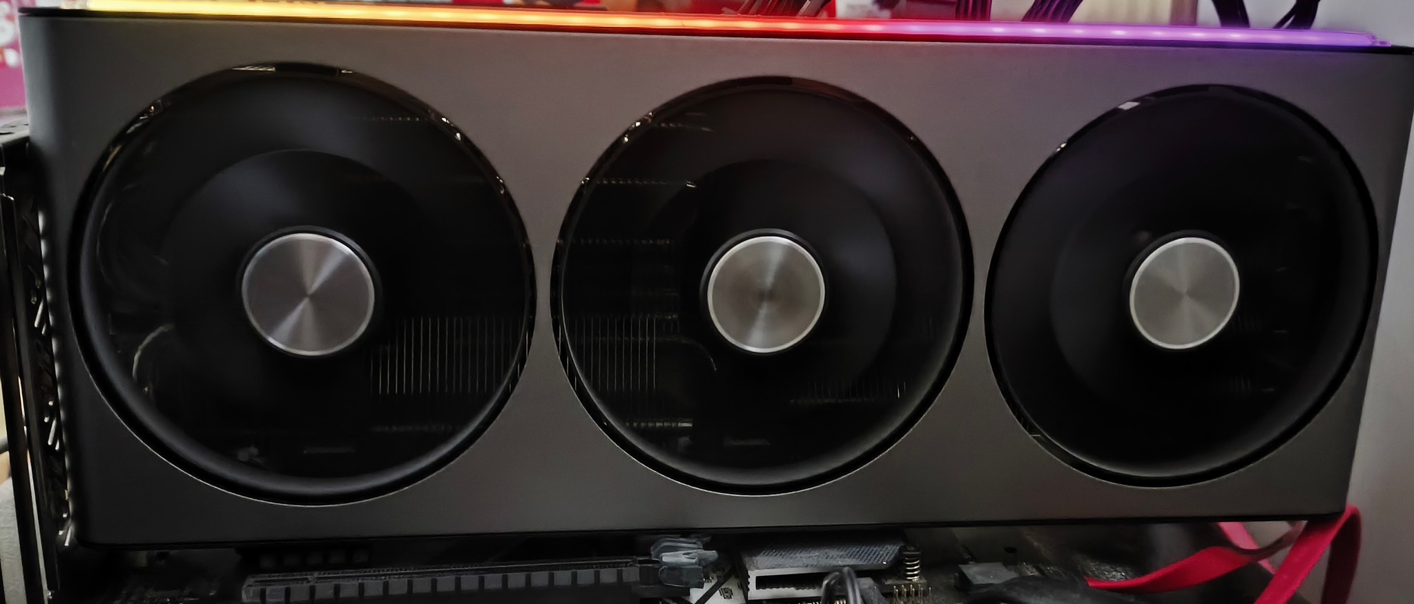 Sapphire Radeon RX 7800 XT NITRO+ OC RGB 16GB - HardverApró