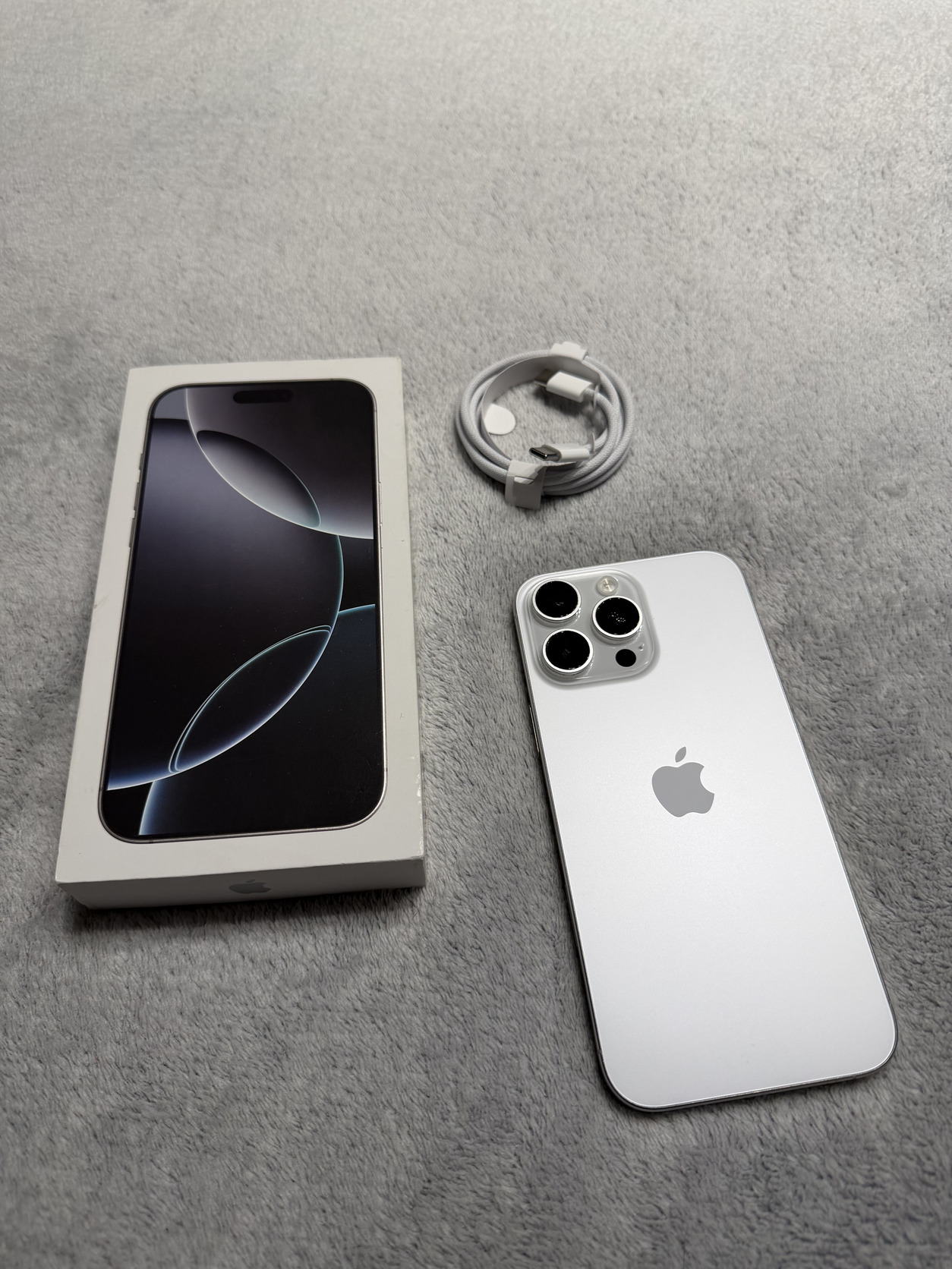 Apple iPhone 16 Pro Max - 256 GB / Apple Care+ garancia 2026.11.17-ig ...