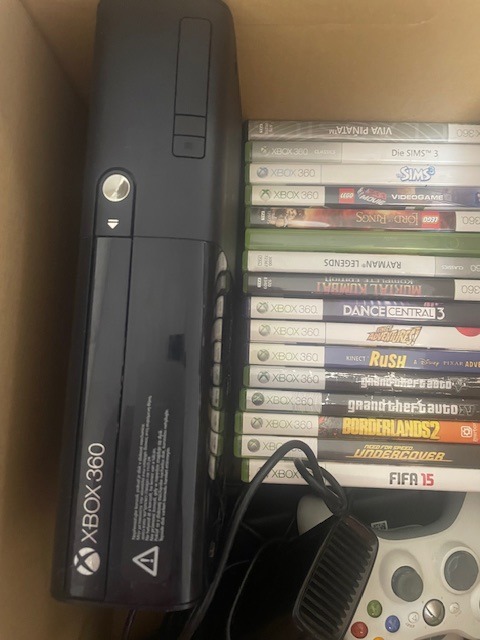Xbox 360 + Kinect + 2 kontroller + játékok komplett szett, azonnal ...