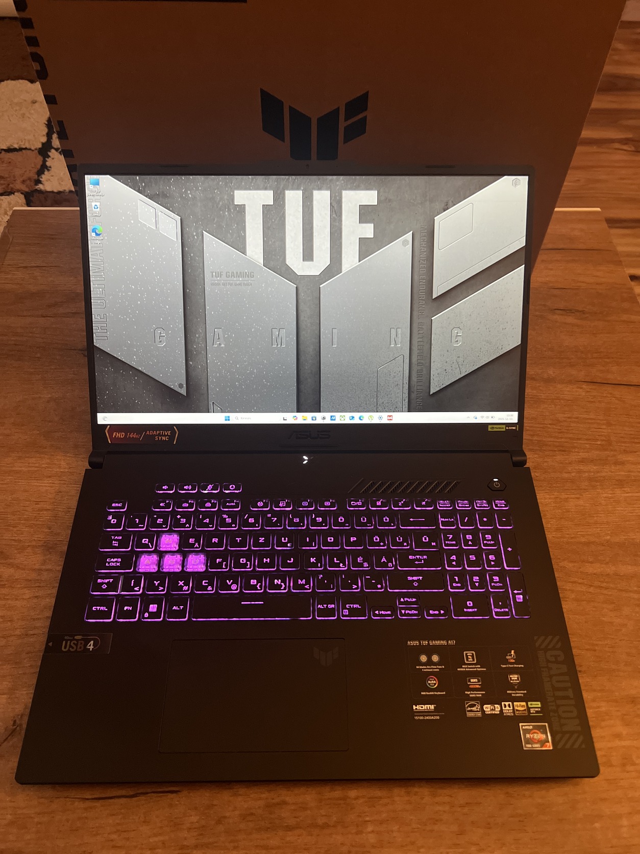 ASUS TUF 2027.12hó Garis Óriás Gamer Laptop 17" 144hz Ryzen 7 7735HS ...