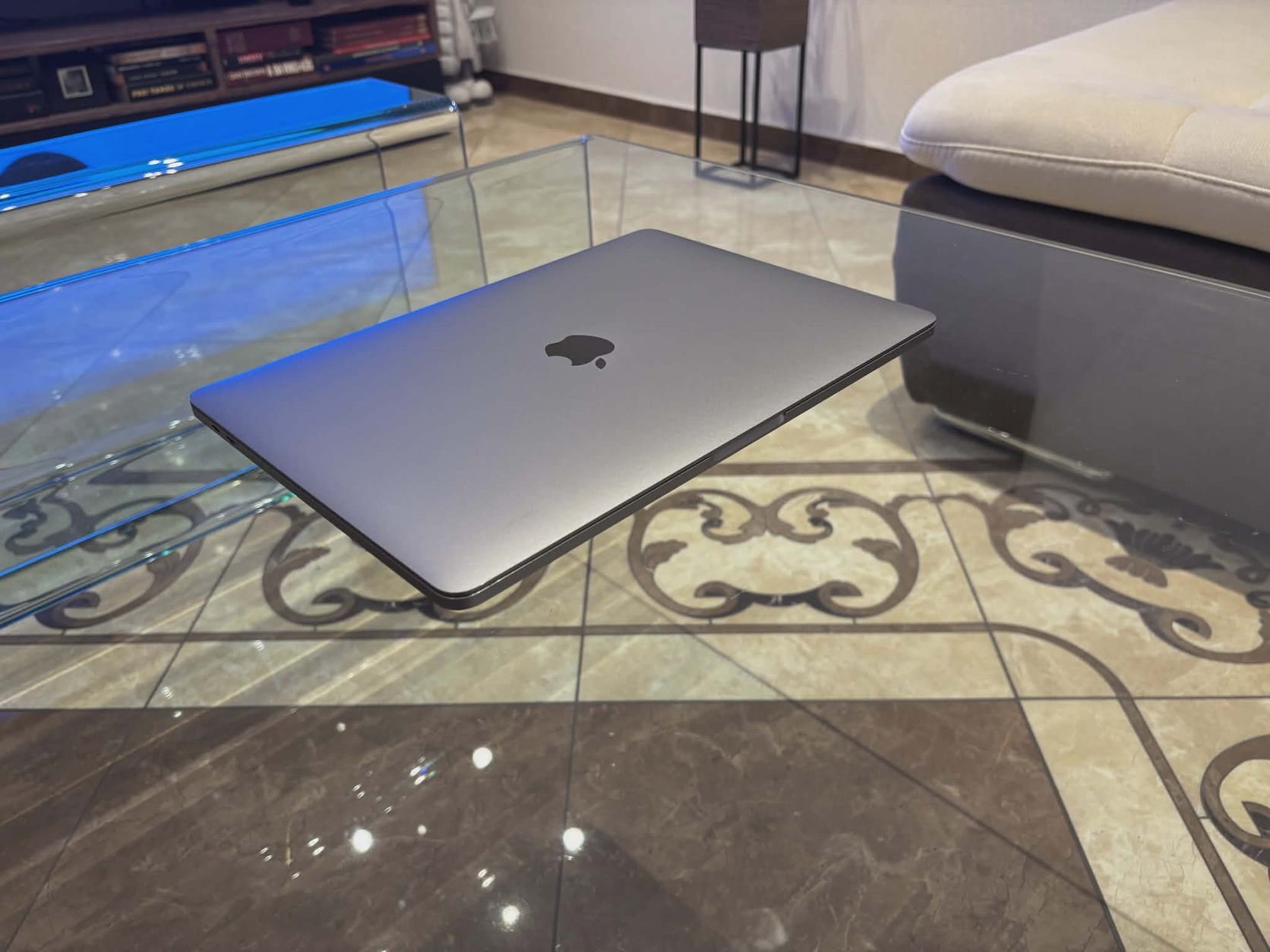 MacBook pro 13 " laptop eladó, gyönyörű szép állapotban, gyári ...