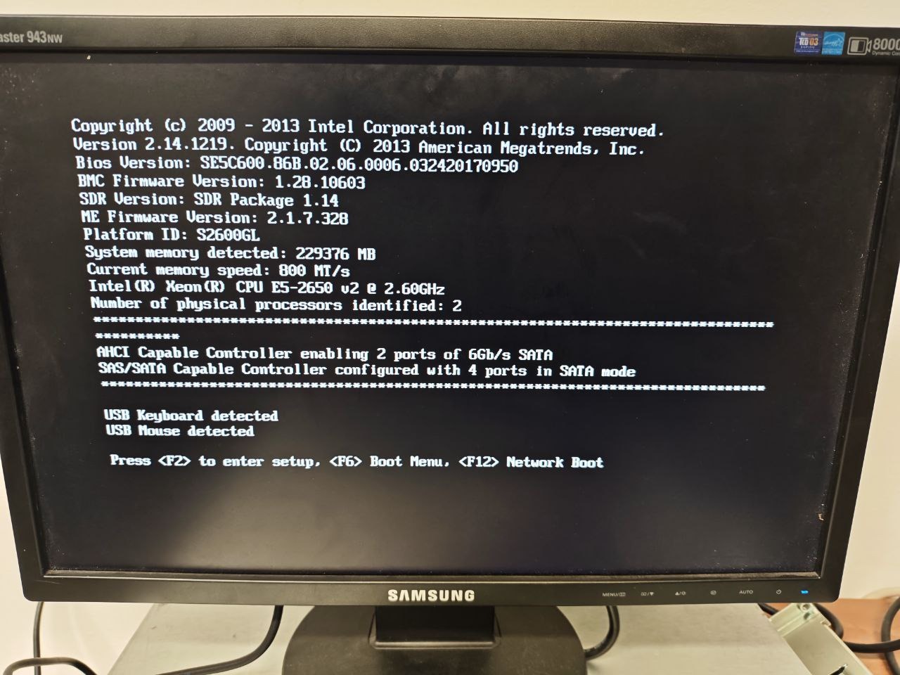 Intel 1U rack szerver 2 Xeon E5-2650 v2, 224GB ECC RAM, SAS RAID, rails ...