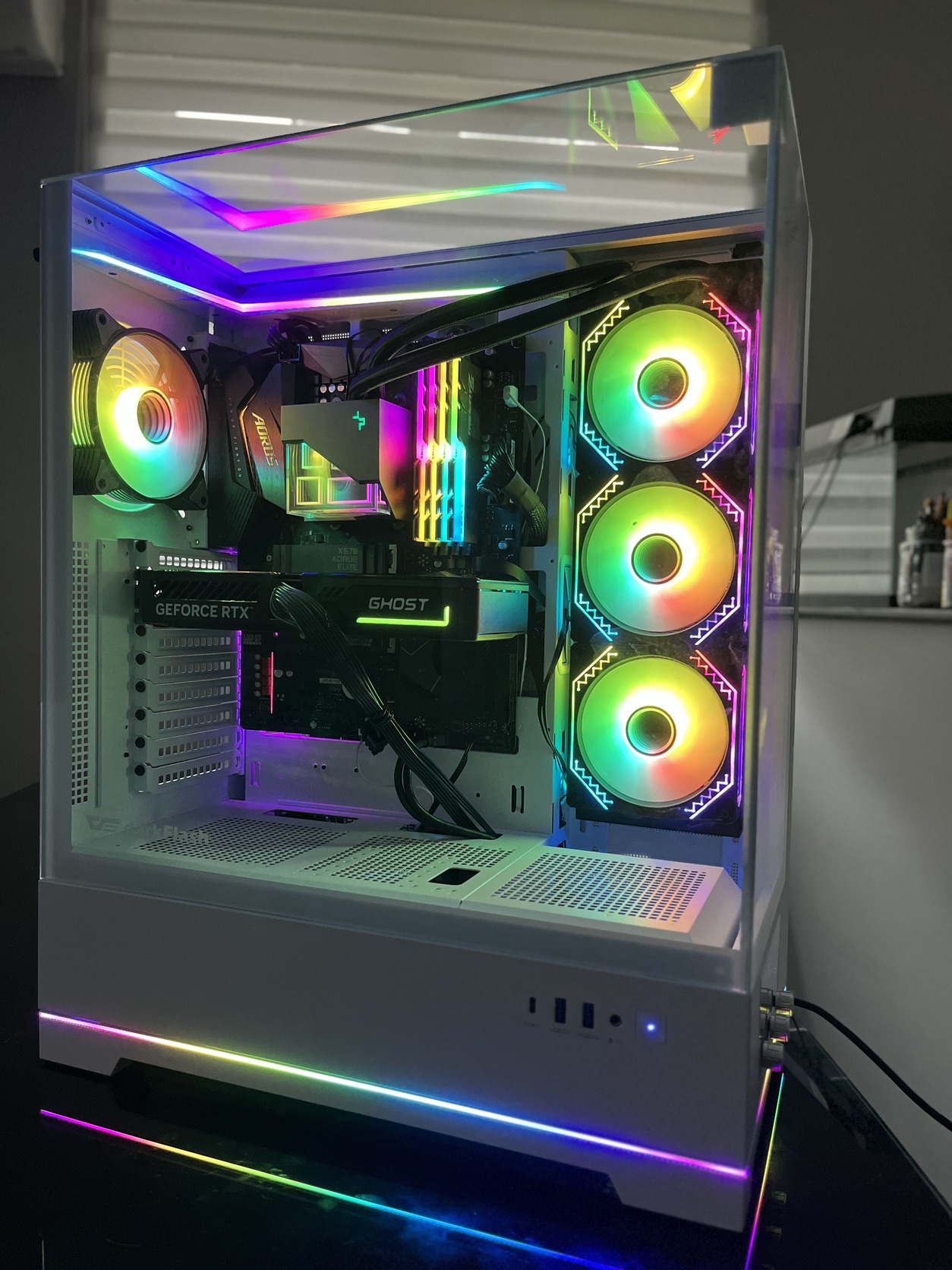 Brutális Gaming PC RTX 5060 (Garis!) Ryzen 5 5600X 32GB RGB RAM Miskolc ...