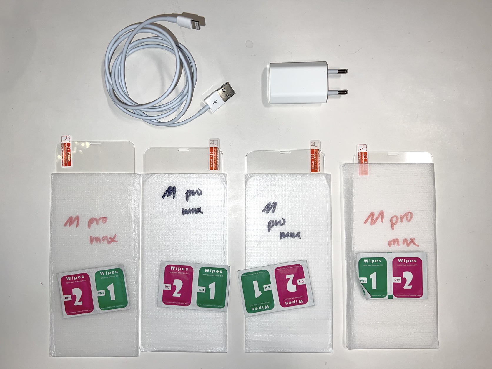 Apple iPhone 11 Pro Max 256GB, akku 83%, töltő, kábel, 3x fólia, 6x tok ...