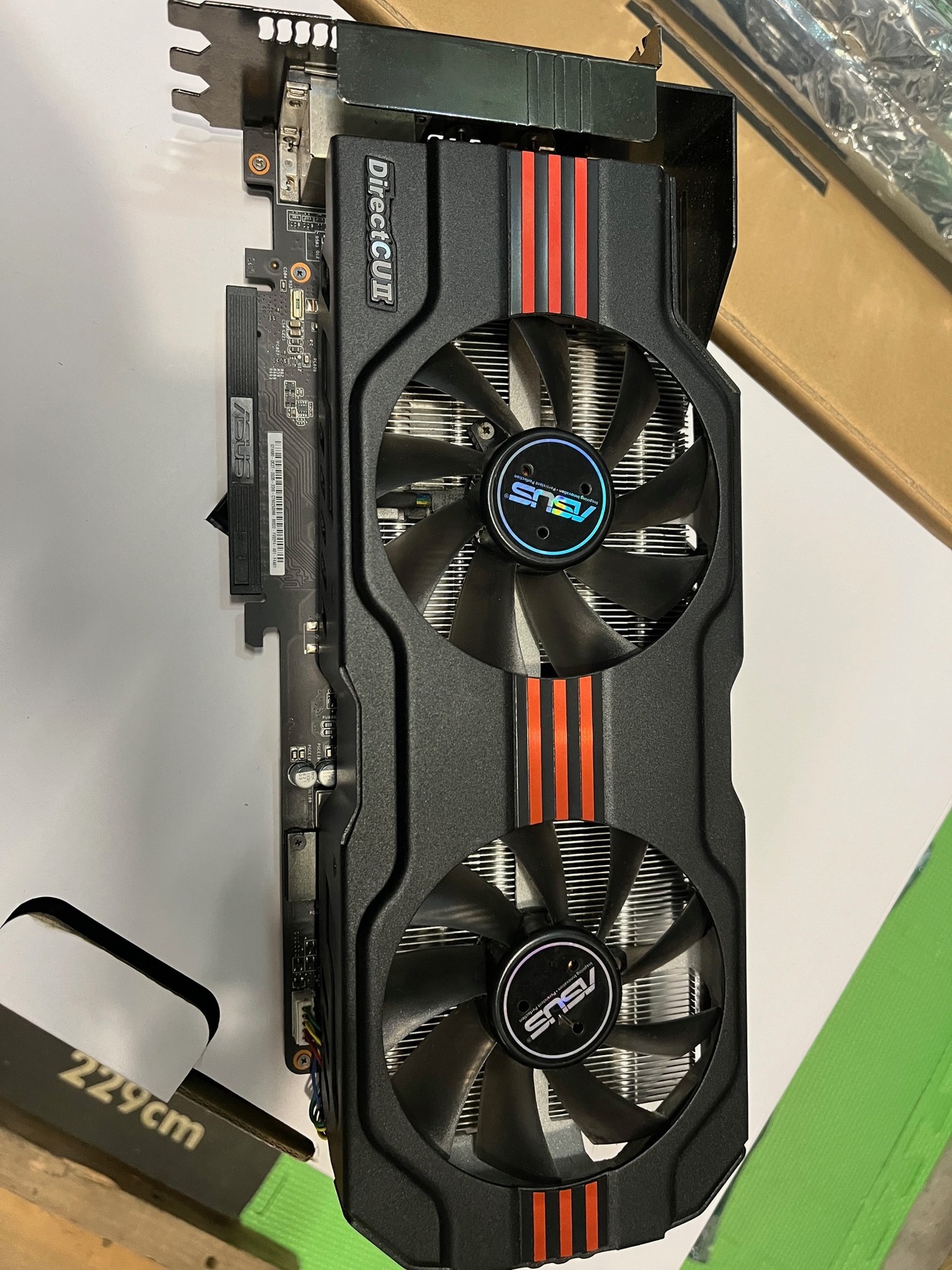Asus GTX680 - HardverApró