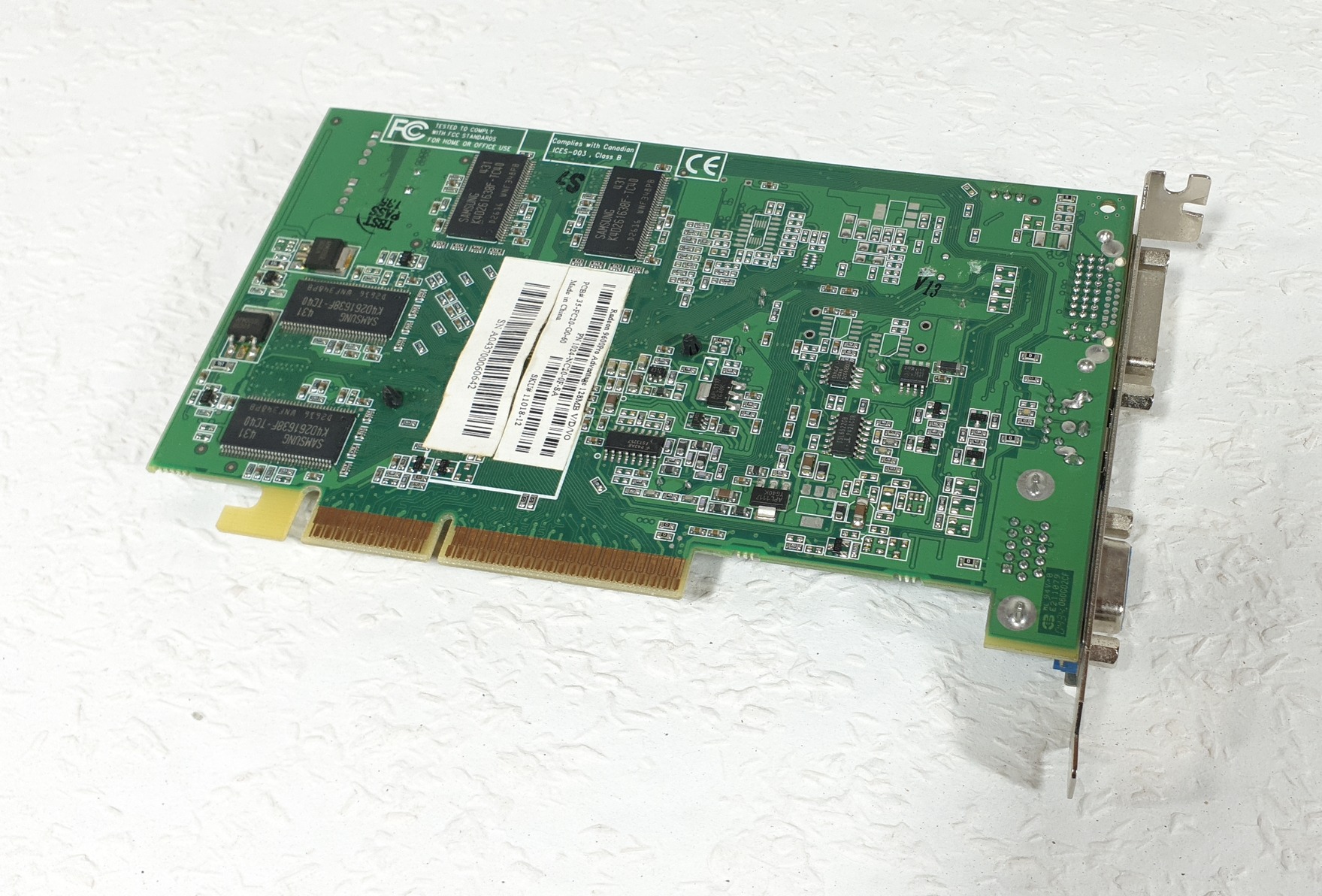 Sapphire ATI Radeon 9600 Pro Advantage 128 MB AGP VGA DVI - HardverApró